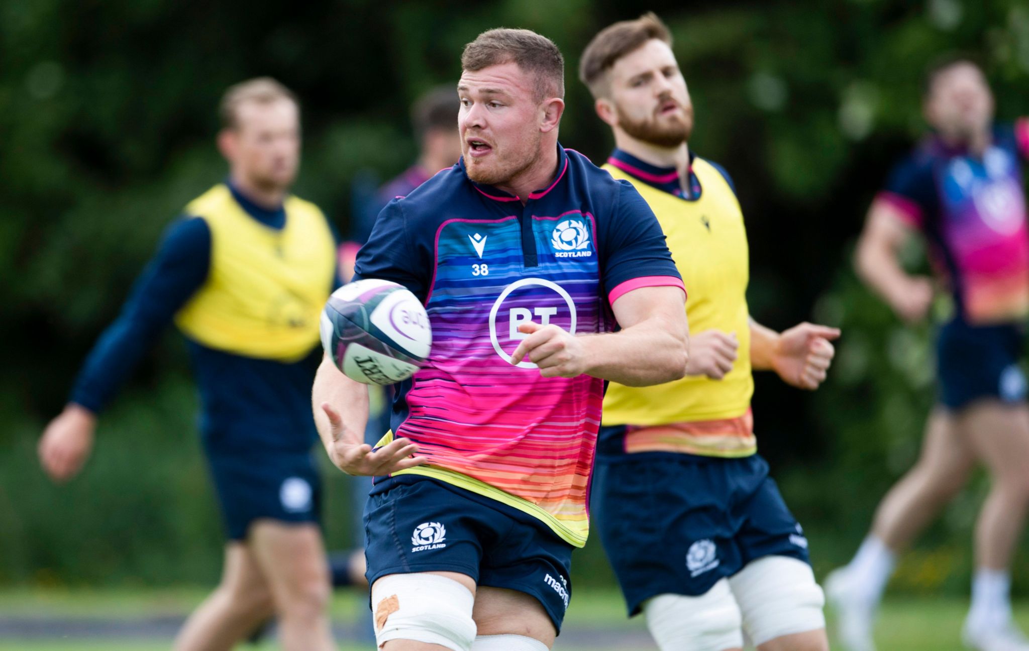 Costelow and Rogers ruled out for Scarlets - BBC Sport