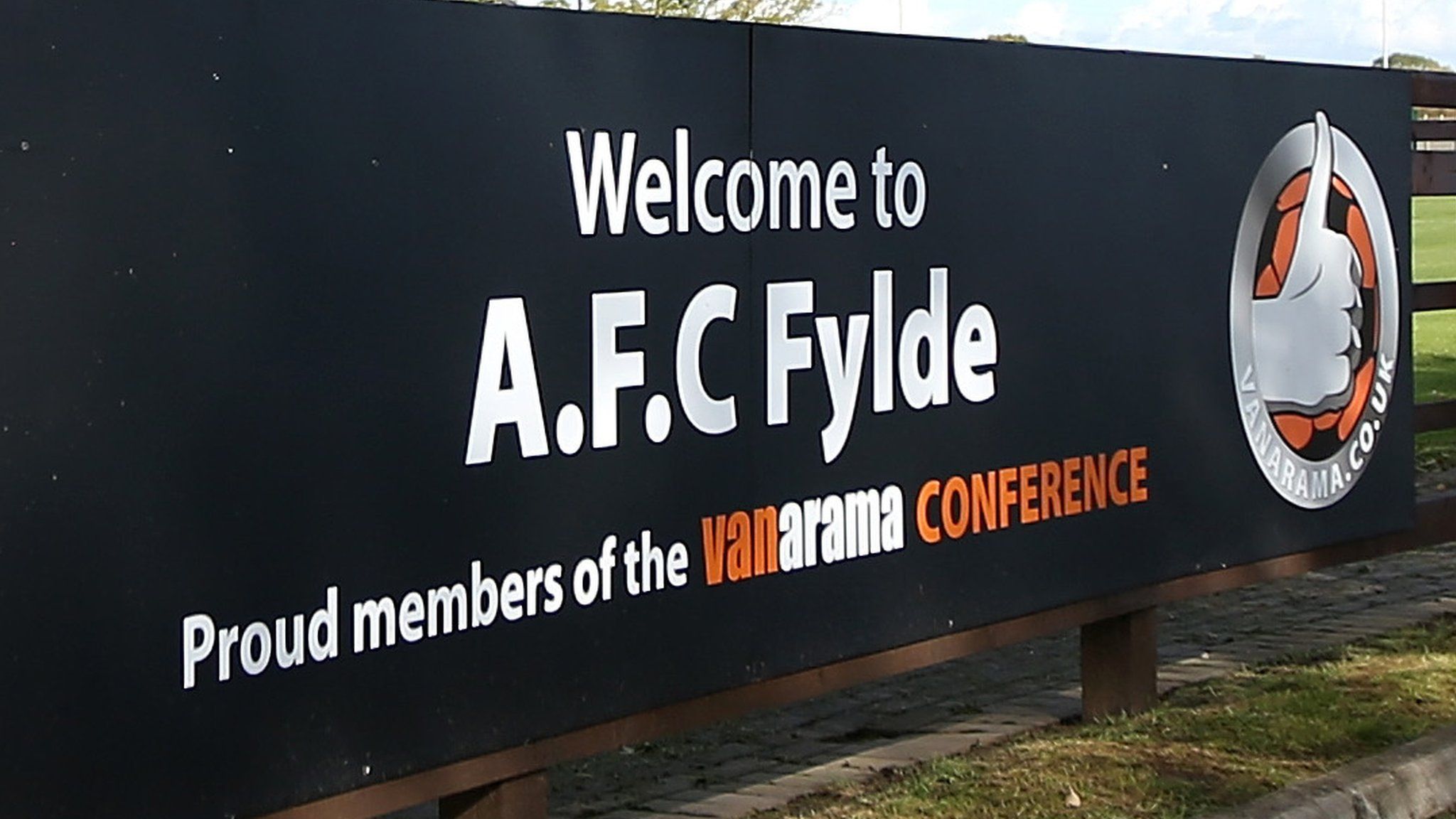 AFC Fylde: Manager Dave Challinor signs new two-year deal - BBC Sport