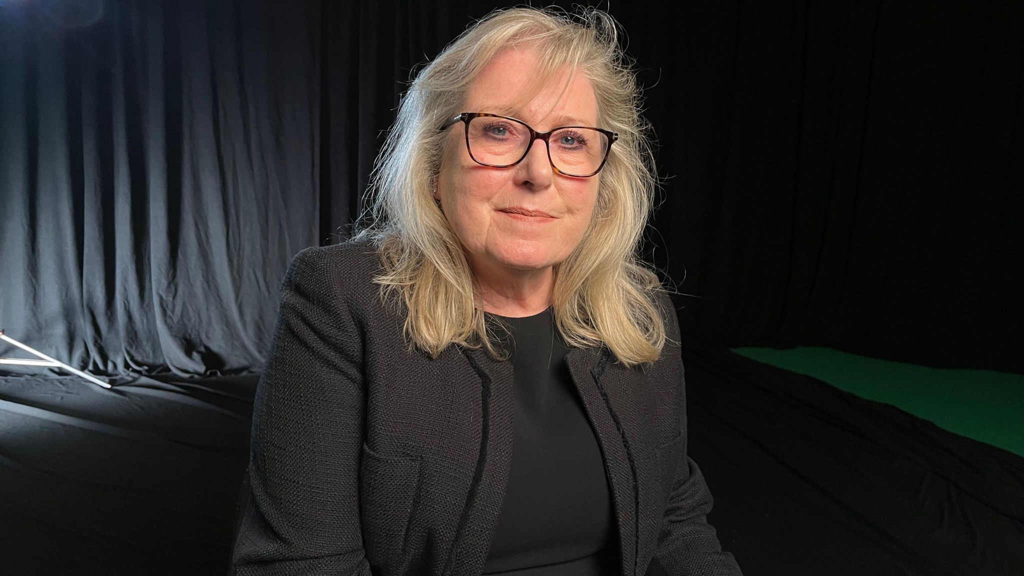 Rishi Sunak criticises Sadiq Khan's record on knife crime - BBC News