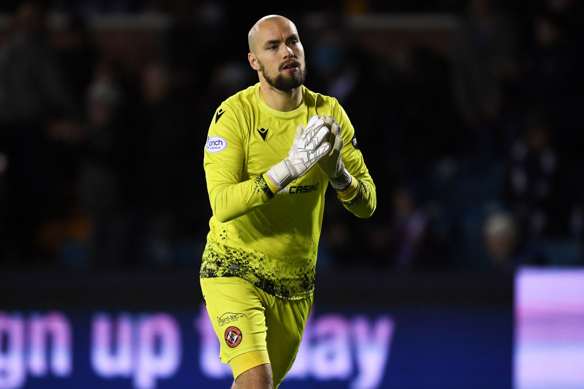 Dundee Utd receive fee as Carljohan Eriksson formalises move - BBC Sport