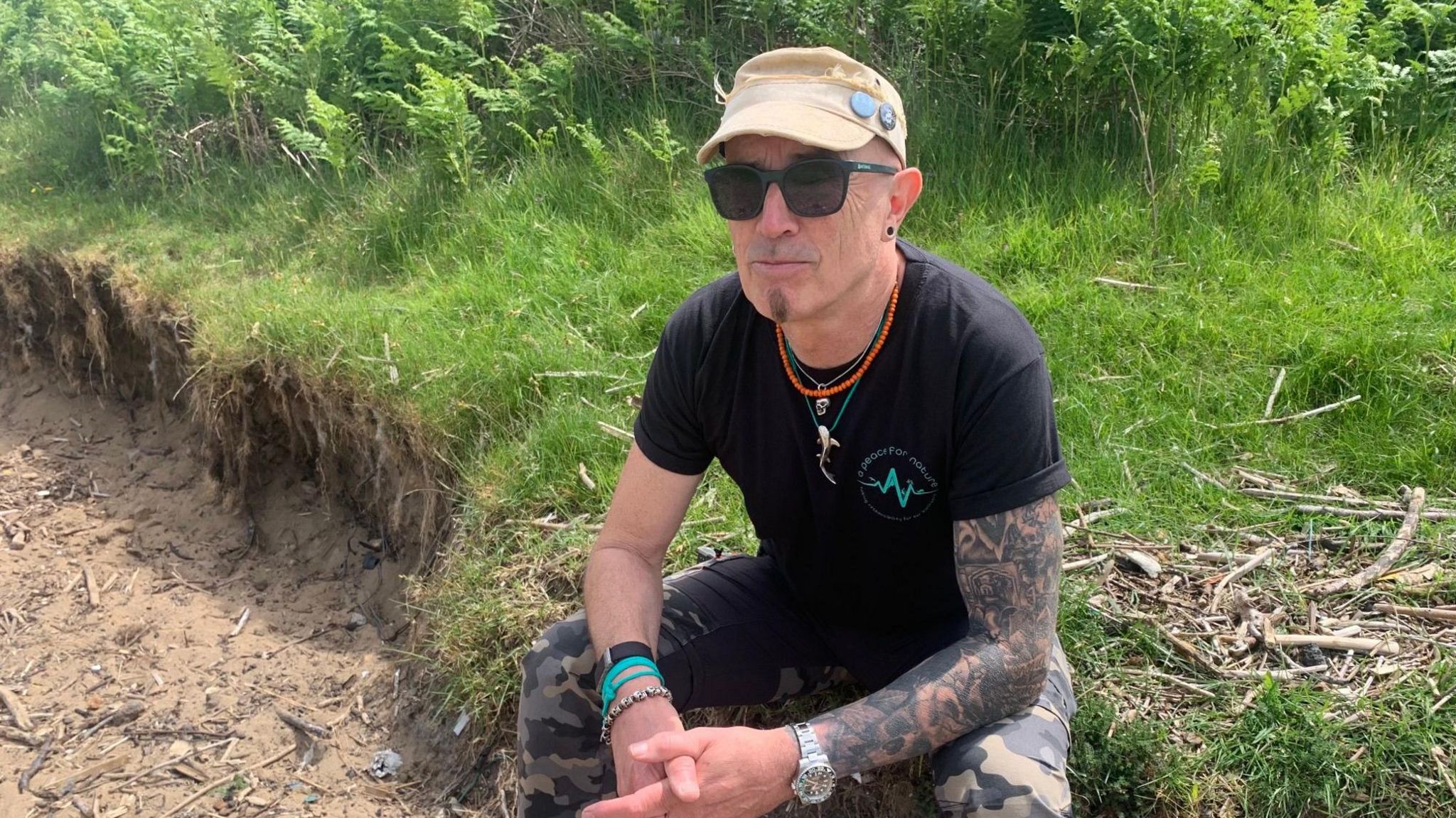 Water quality: Ogmore pollution mystery still unsolved after ban - BBC News