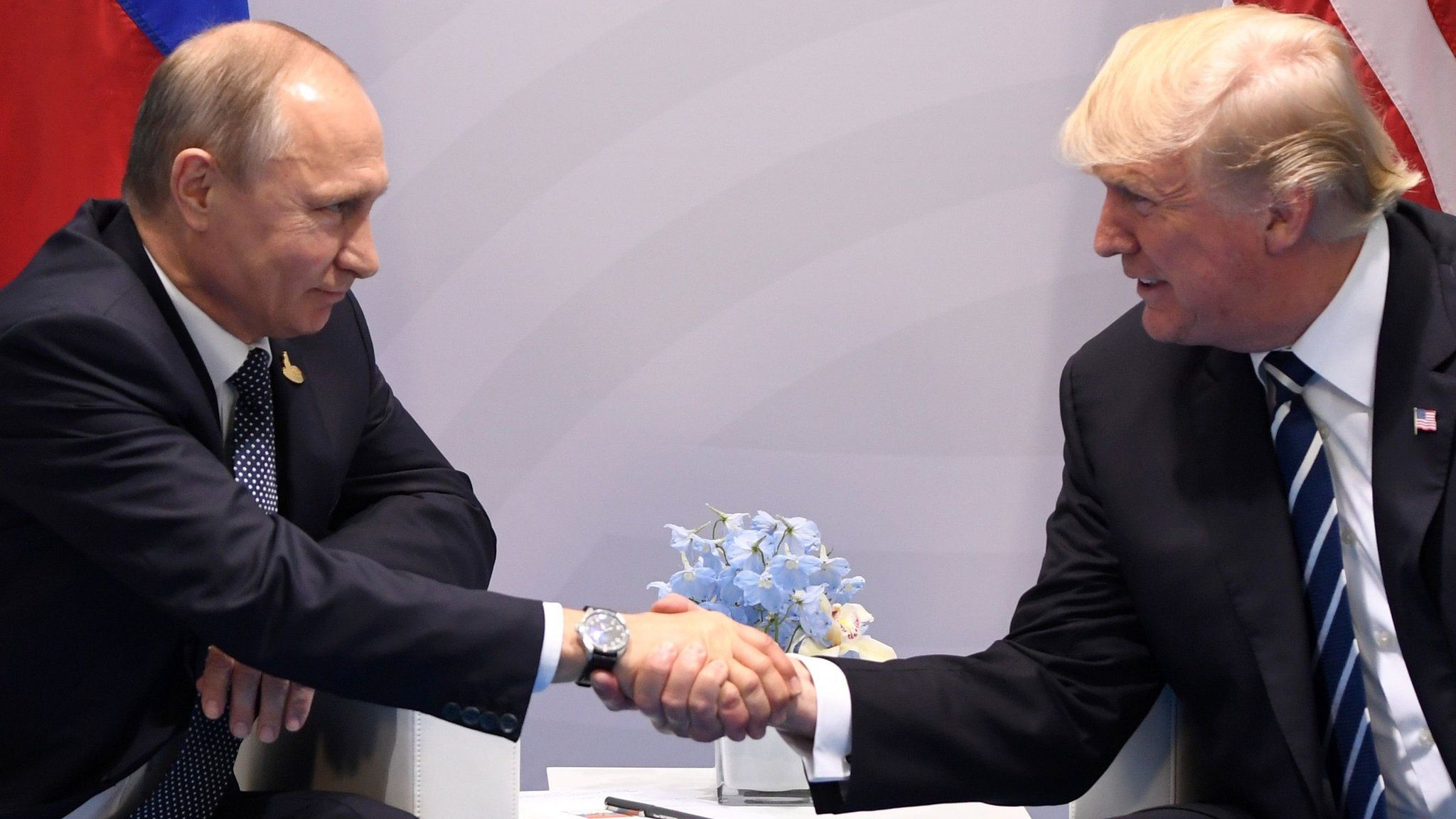 Trump-Putin: Did dinner chat break diplomatic protocol? - BBC News