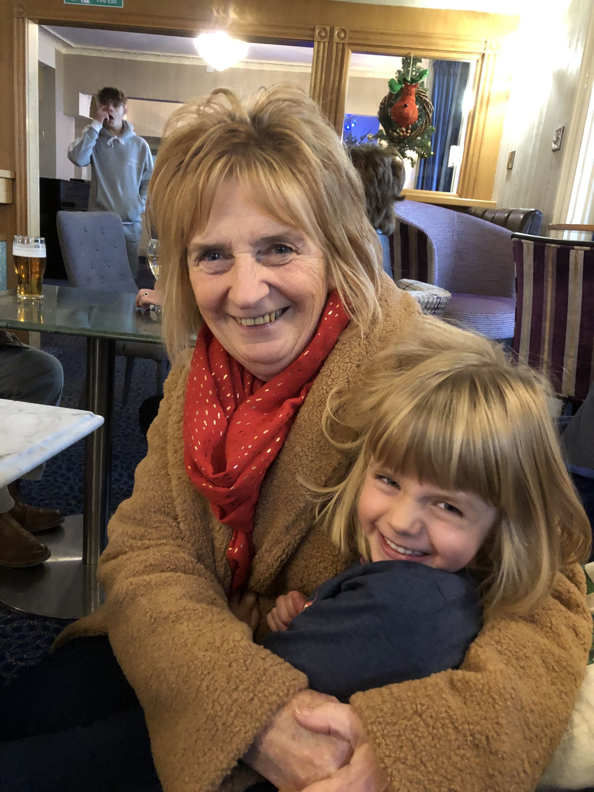 Mamau Cymru, ry'ch chi'n werth y byd! - BBC Cymru Fyw