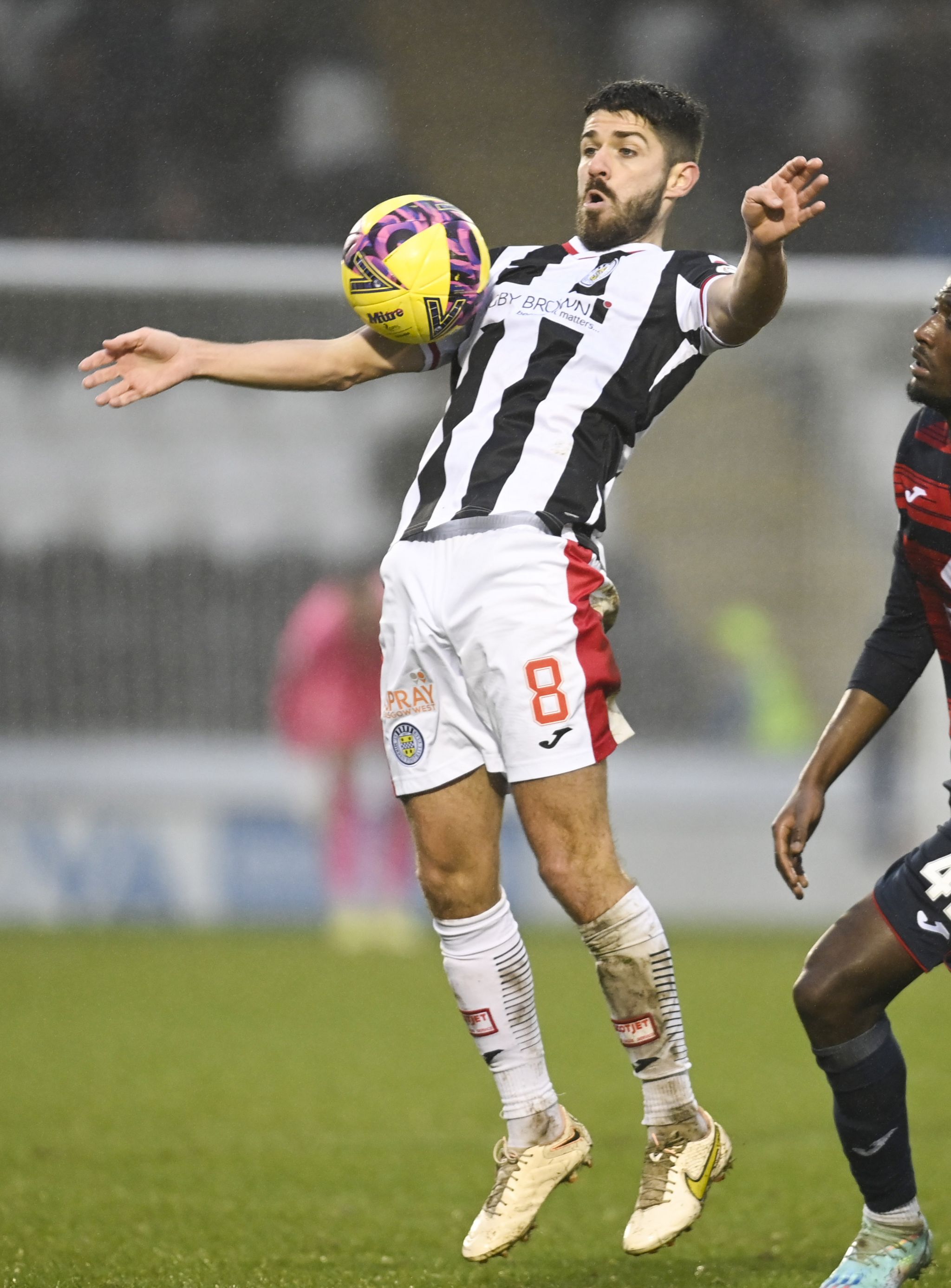 Flynn extends stay with one-year deal - BBC Sport