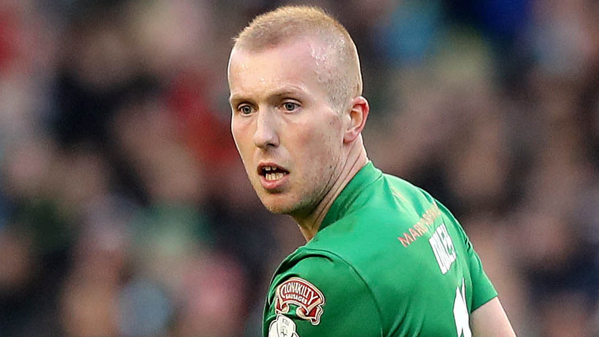 Stephen Dooley: Rochdale sign midfielder from Northern Irish side ...