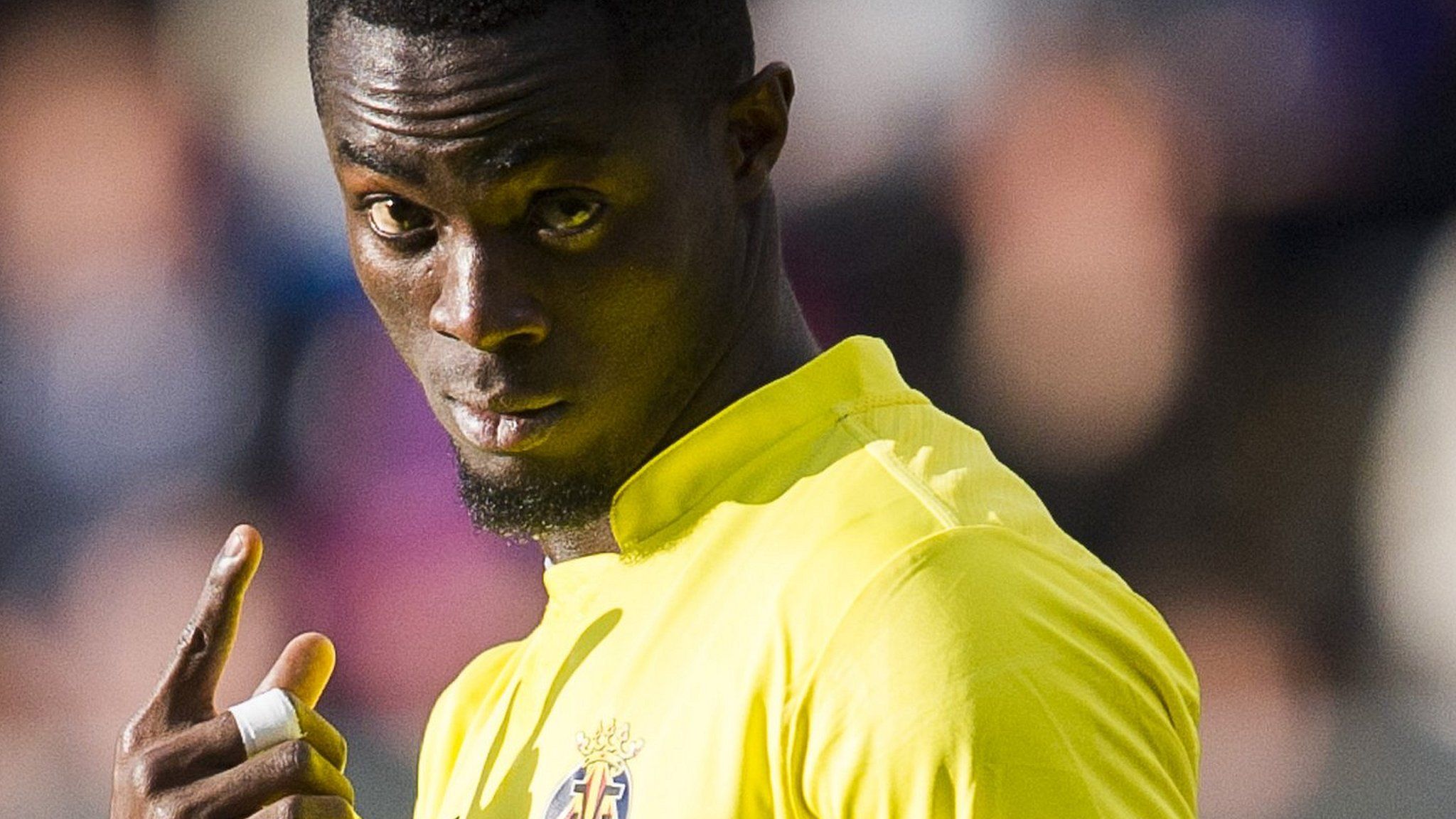 Eric Bailly: Man Utd sign Villarreal defender for £30m - BBC Sport