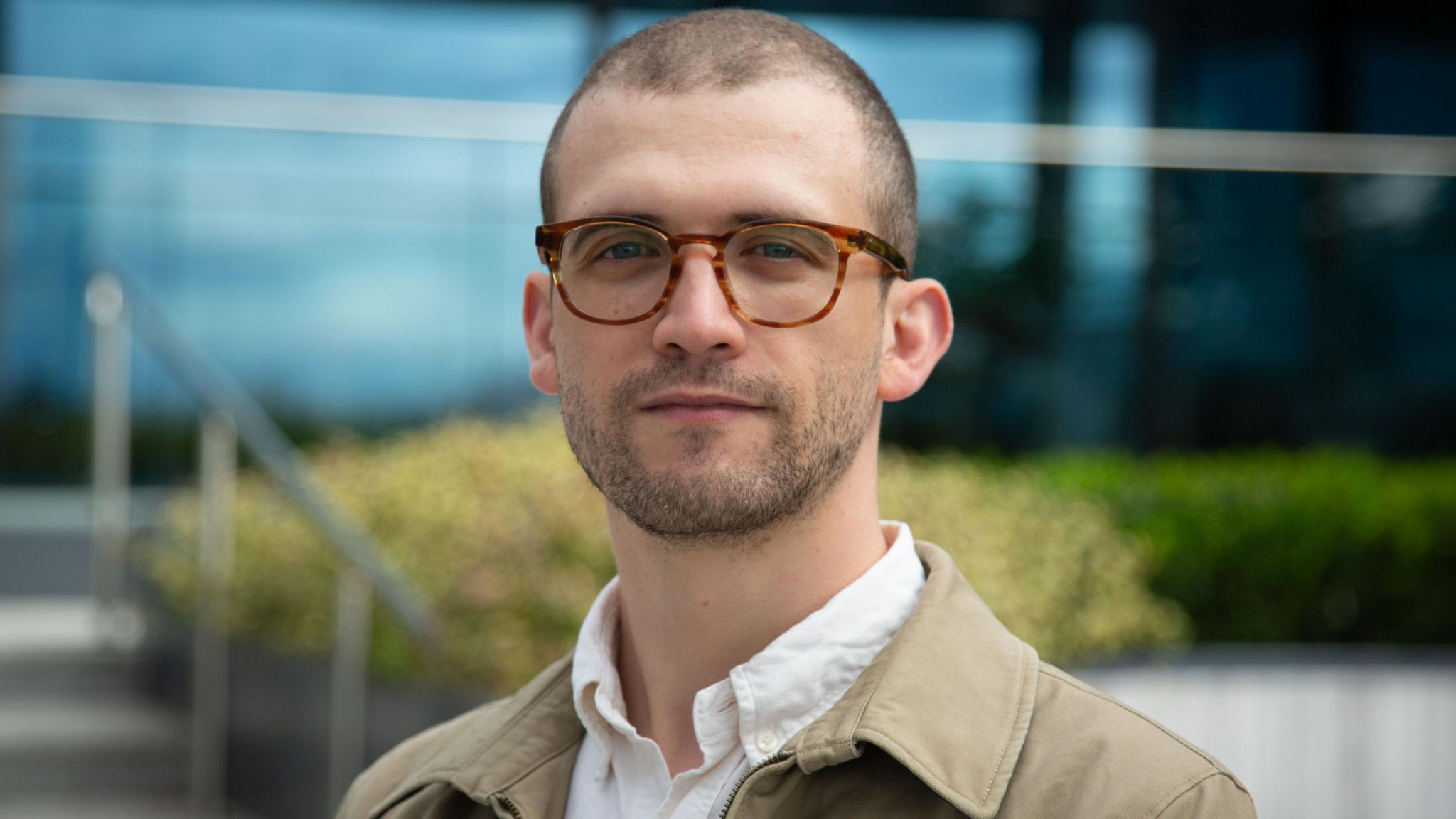 Etholwyr yn 'cael eu hanghofio' gan wleidyddion - BBC Cymru Fyw