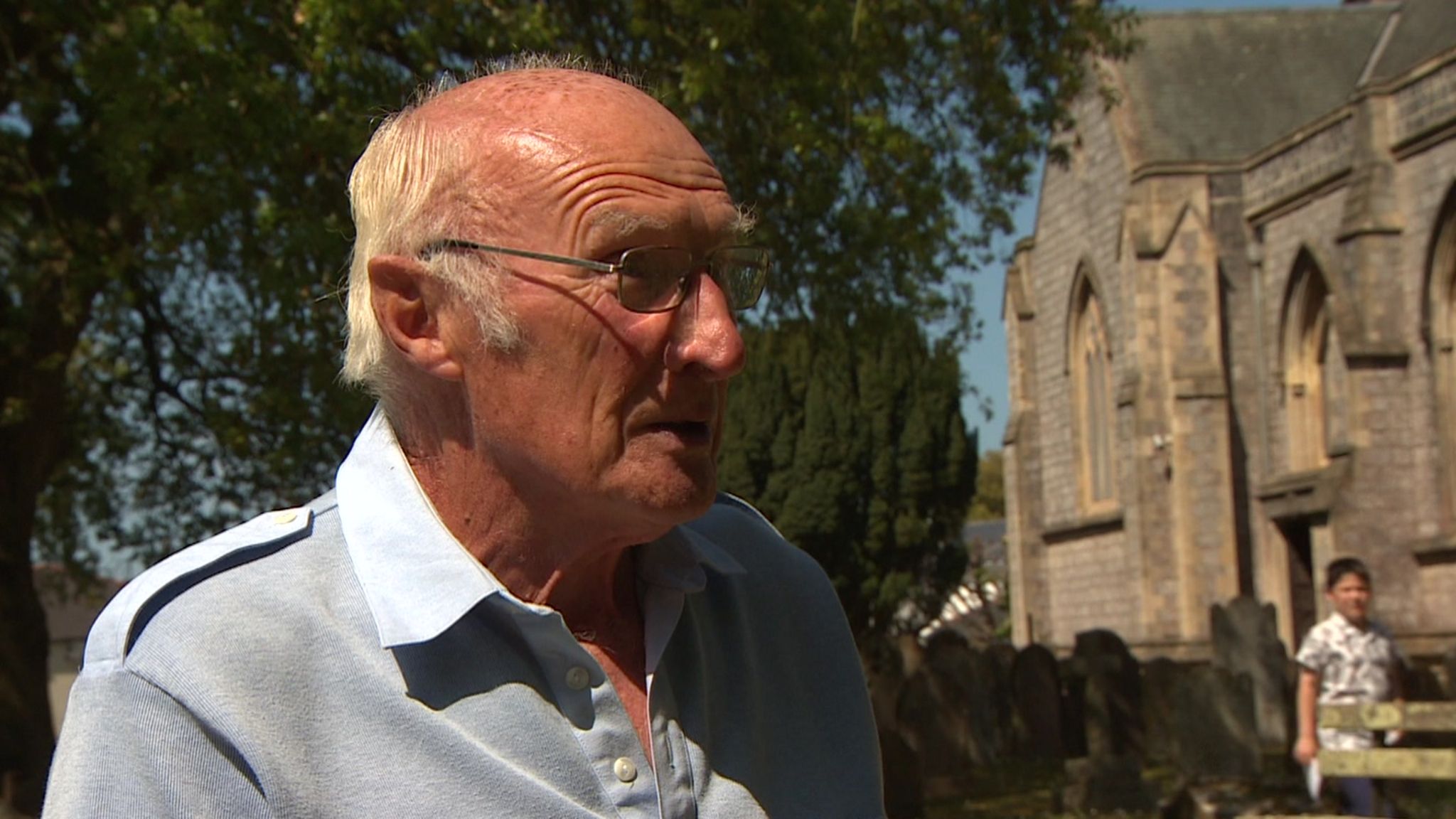 Marychurch remembers 45 victims of WW2 bombing - BBC News