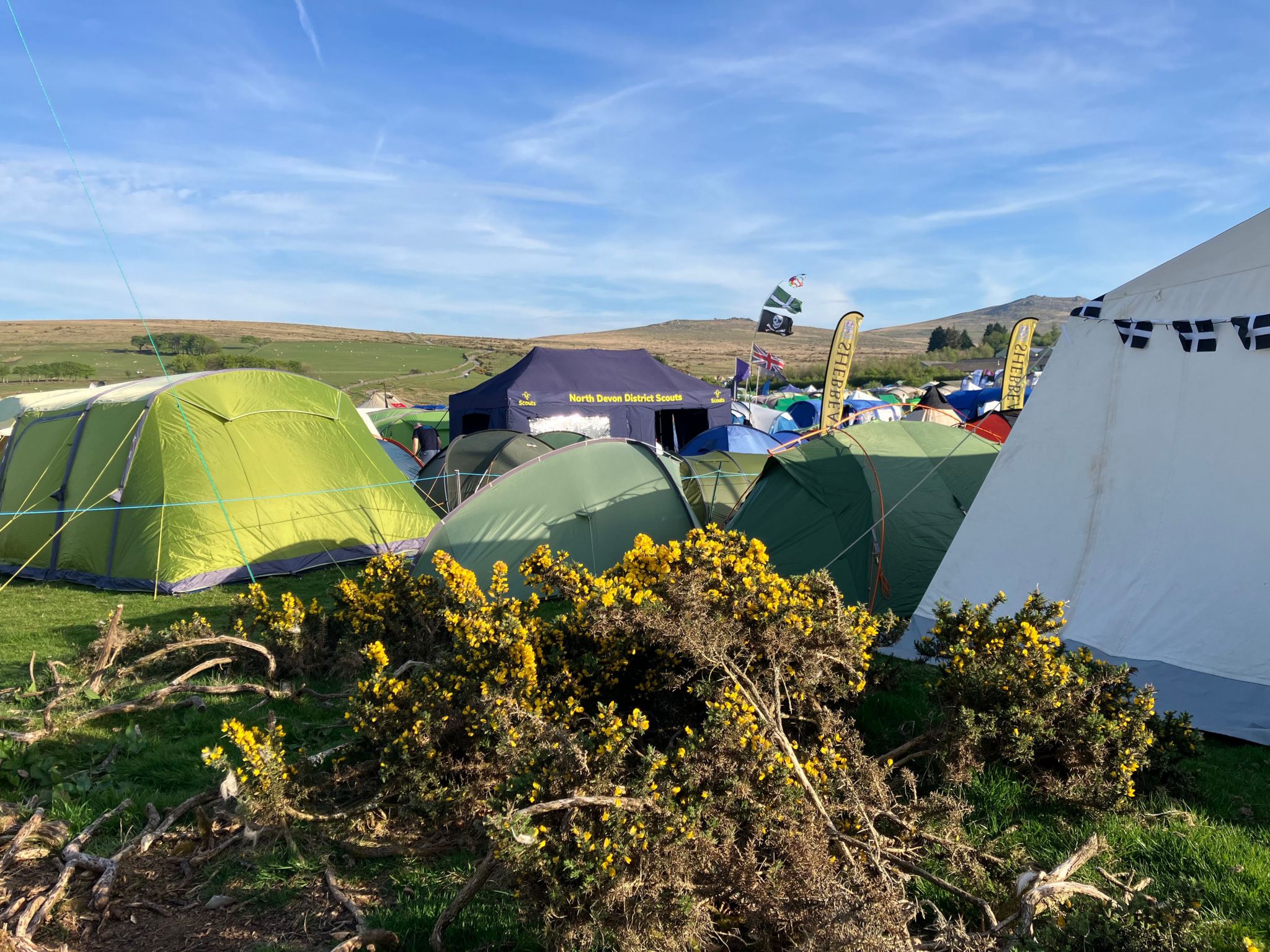 Ten Tors challengers cross the finish line on Dartmoor - BBC News