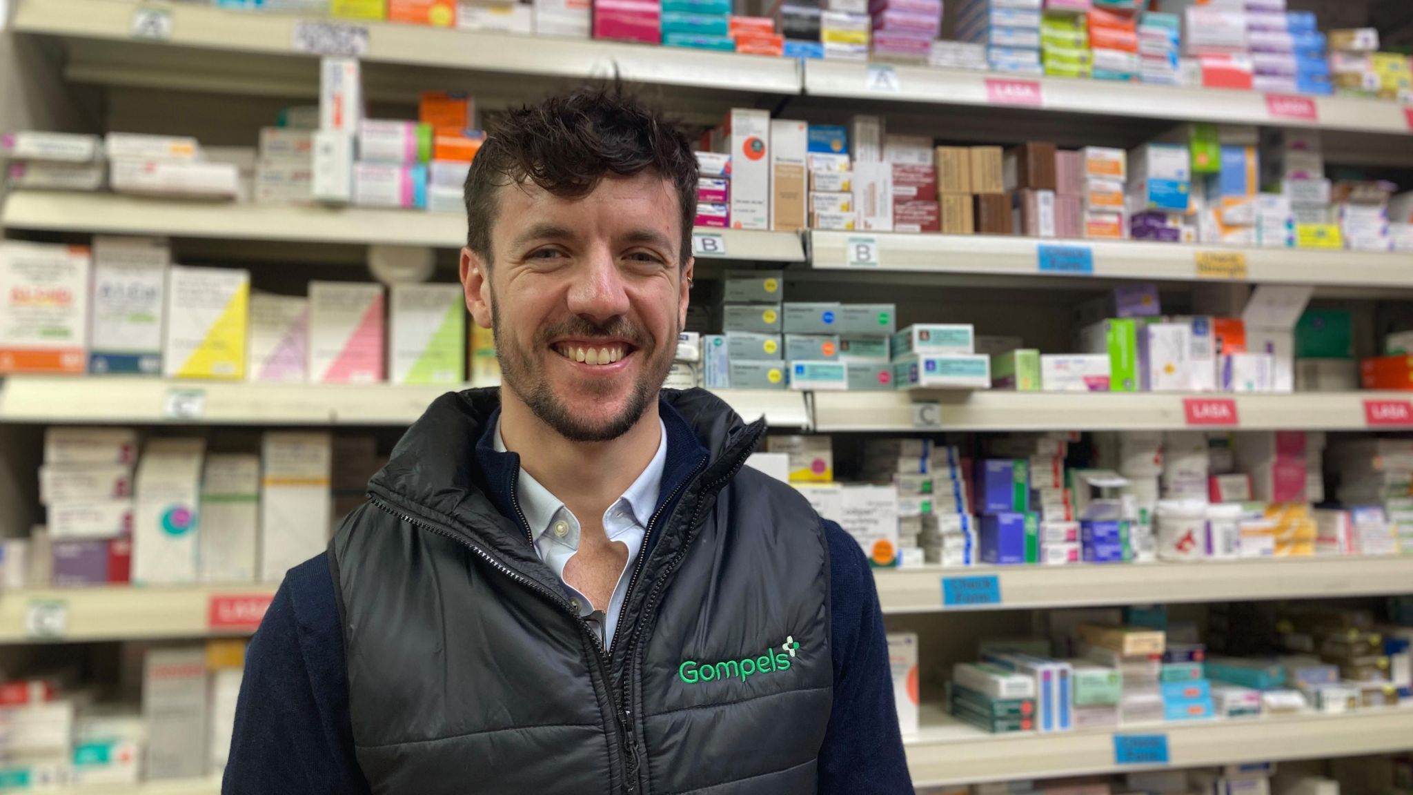 'Complete turmoil' for pharmacies with loss on prescriptions - BBC News