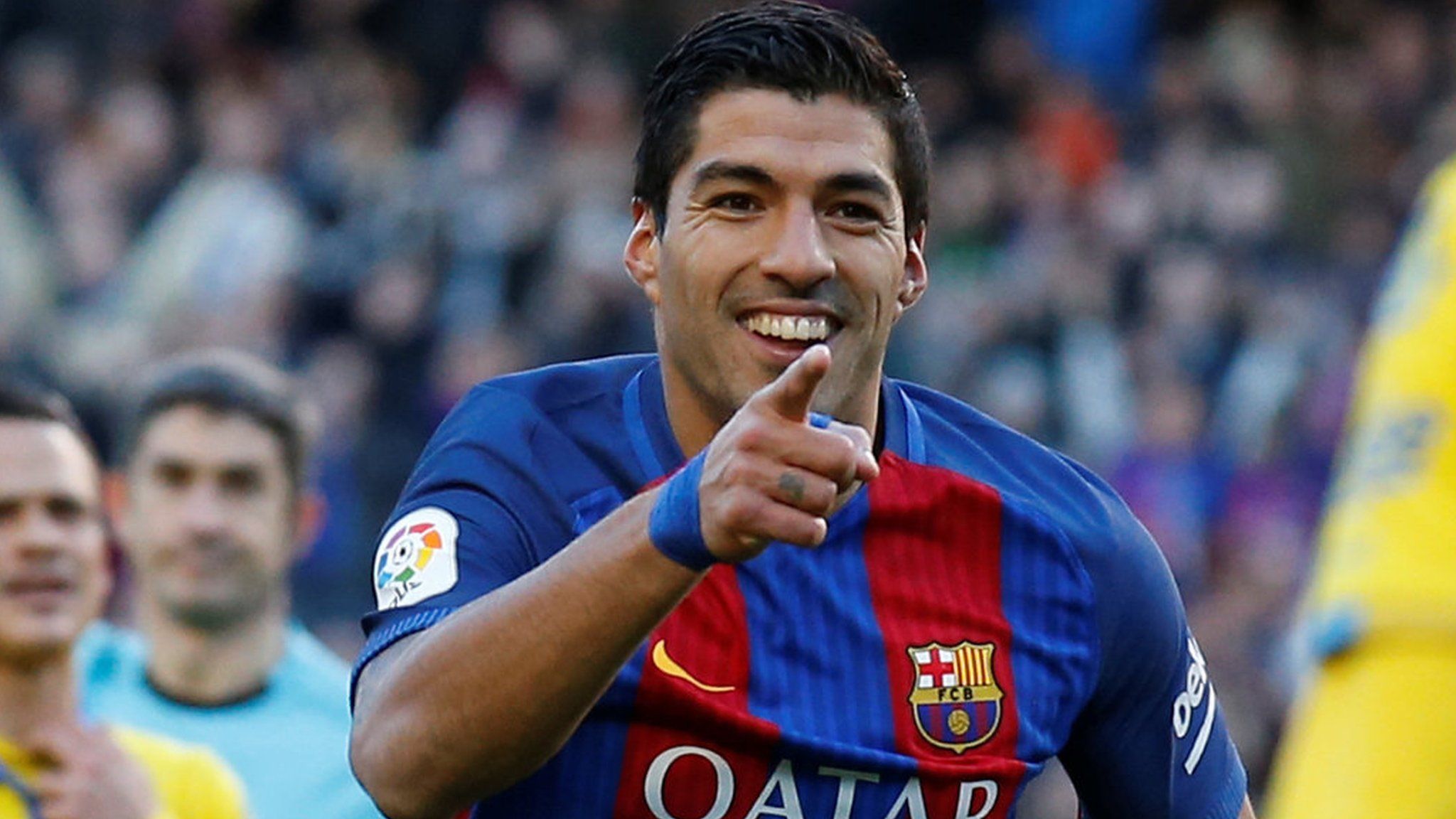 Simone Zaza: West Ham striker joins Valencia on loan - BBC Sport