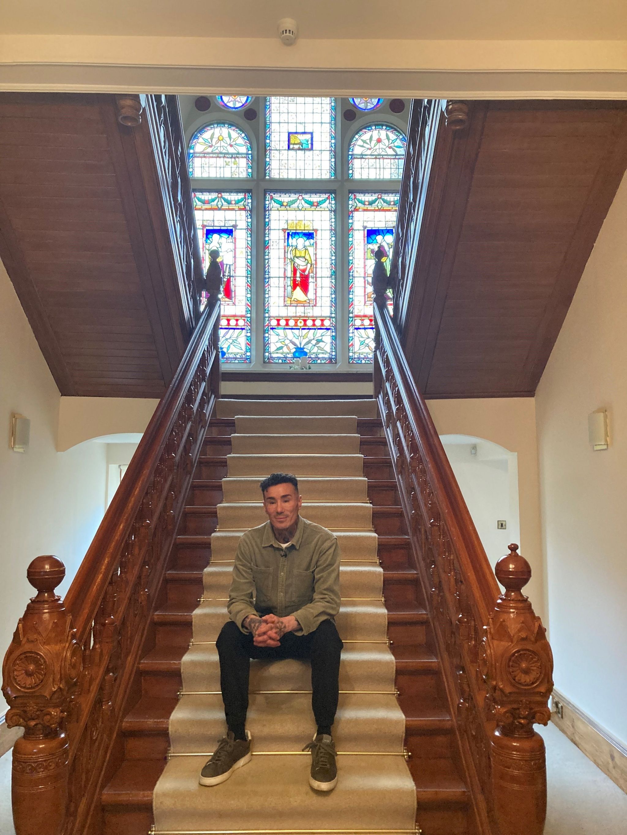 How the art world adopted Glasgow 'Slum Boy' Juano Diaz - BBC News