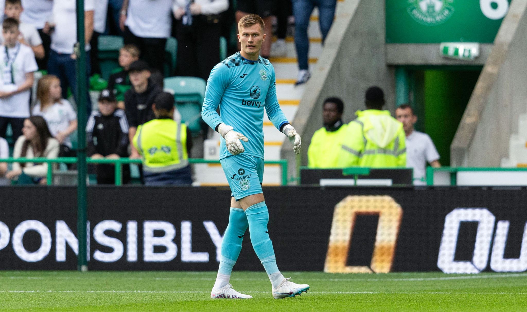 Boruc debut 'crazy but amazing' - BBC Sport