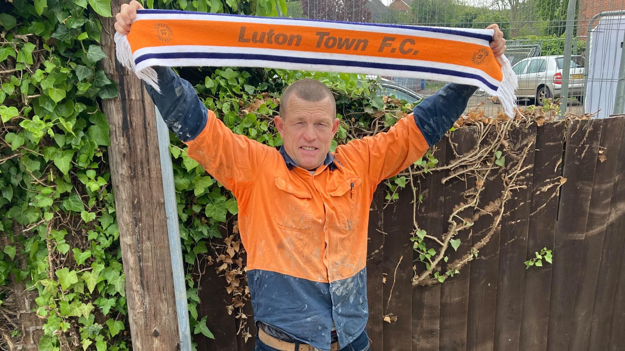 Why I moved from Australia to support Luton Town Football Club - BBC News