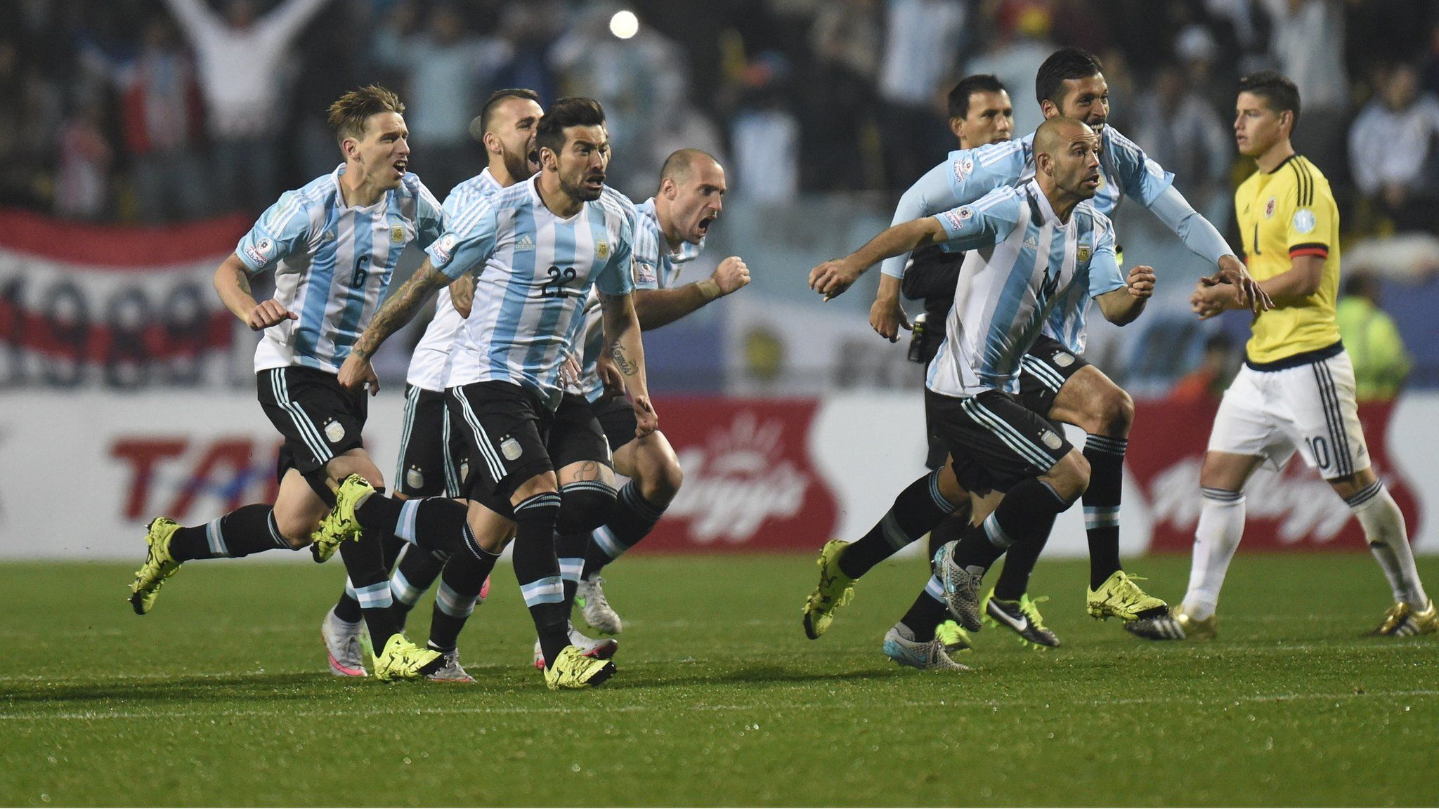 US 100m trials: Trayvon Bromell makes history as Tyson Gay wins - BBC Sport