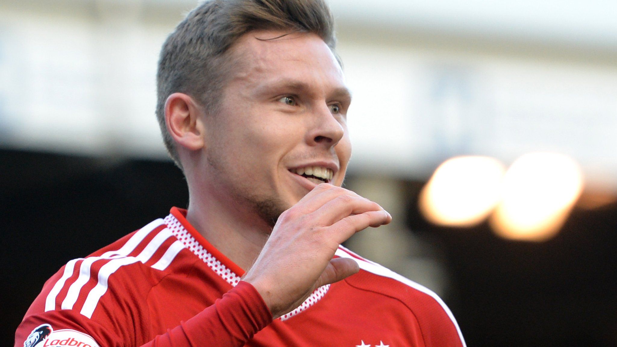 Simon Church: Wales striker retires aged 29 because of hip injury - BBC Sport