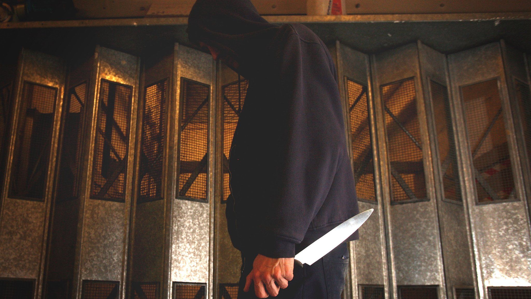 Knife crime offences 'highest since 2011' - BBC News