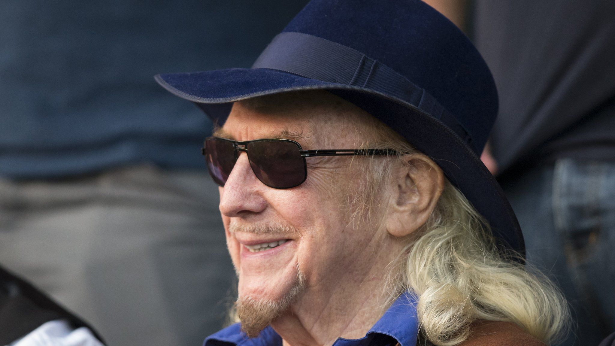 Ex-Blackpool chairman Karl Oyston sues father Owen's club - BBC News