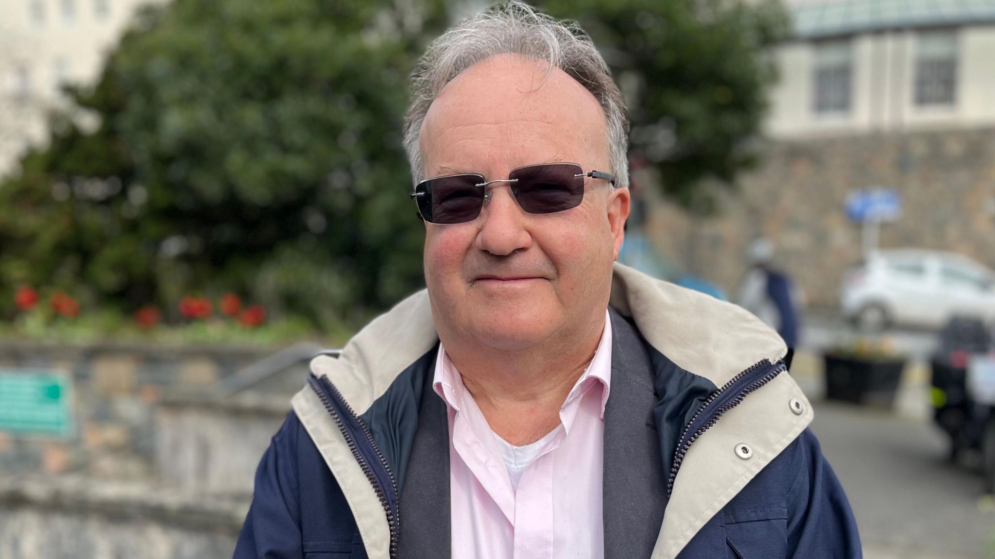 Attempt to cap Guernsey mooring fee increase fails - BBC News