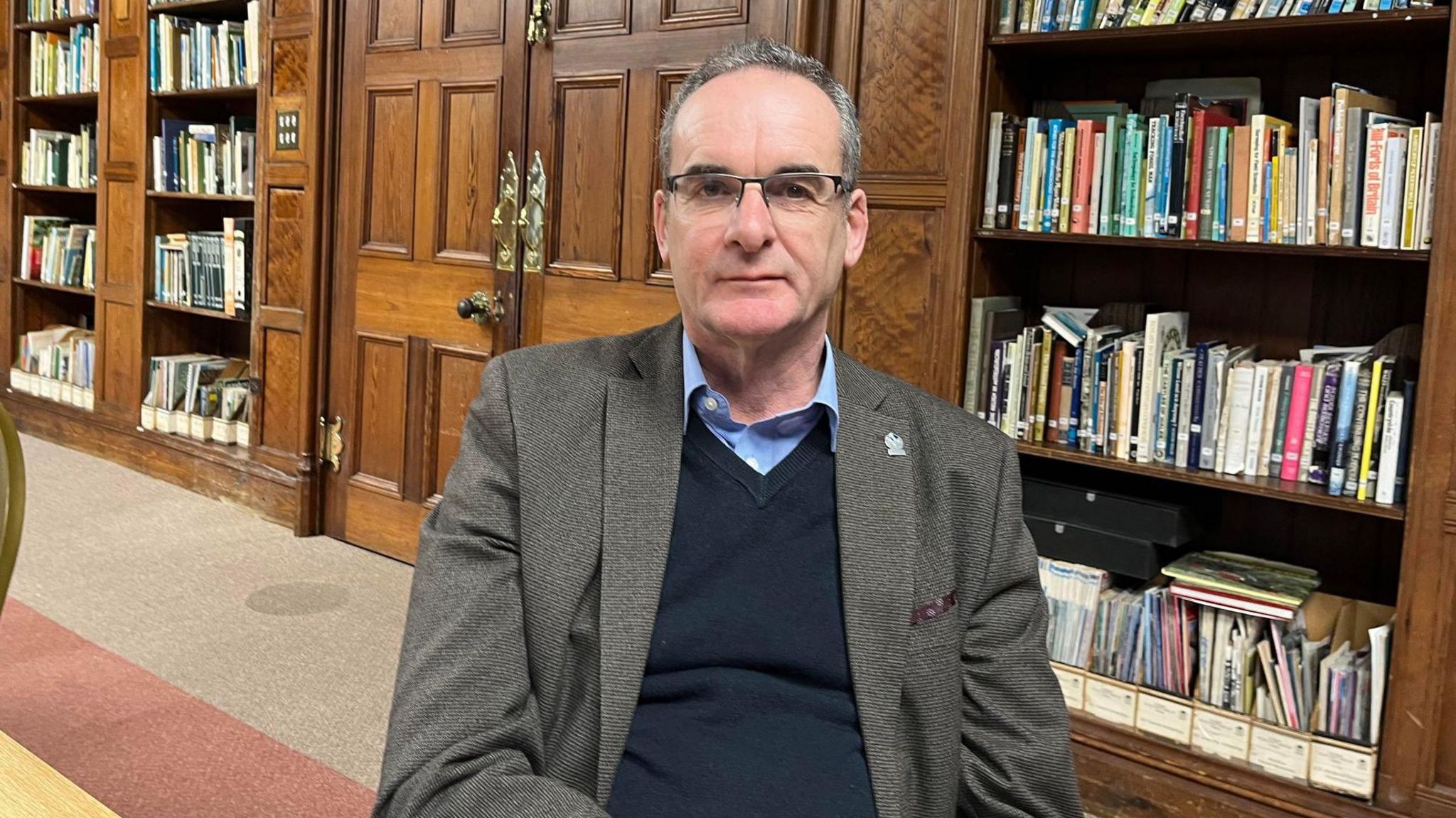 Penderfynu cadw Plas Tan-y-Bwlch am y tro a'i drafod eto ym Medi - BBC ...