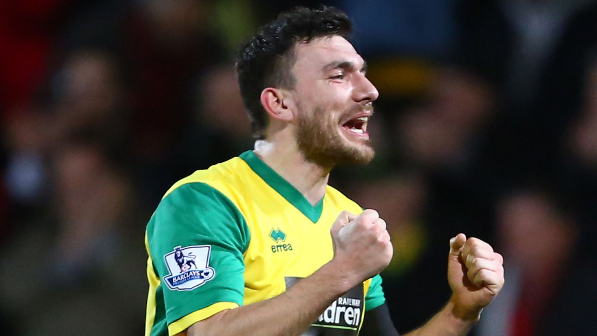 Former Norwich City player Robert Snodgrass retires - BBC Sport