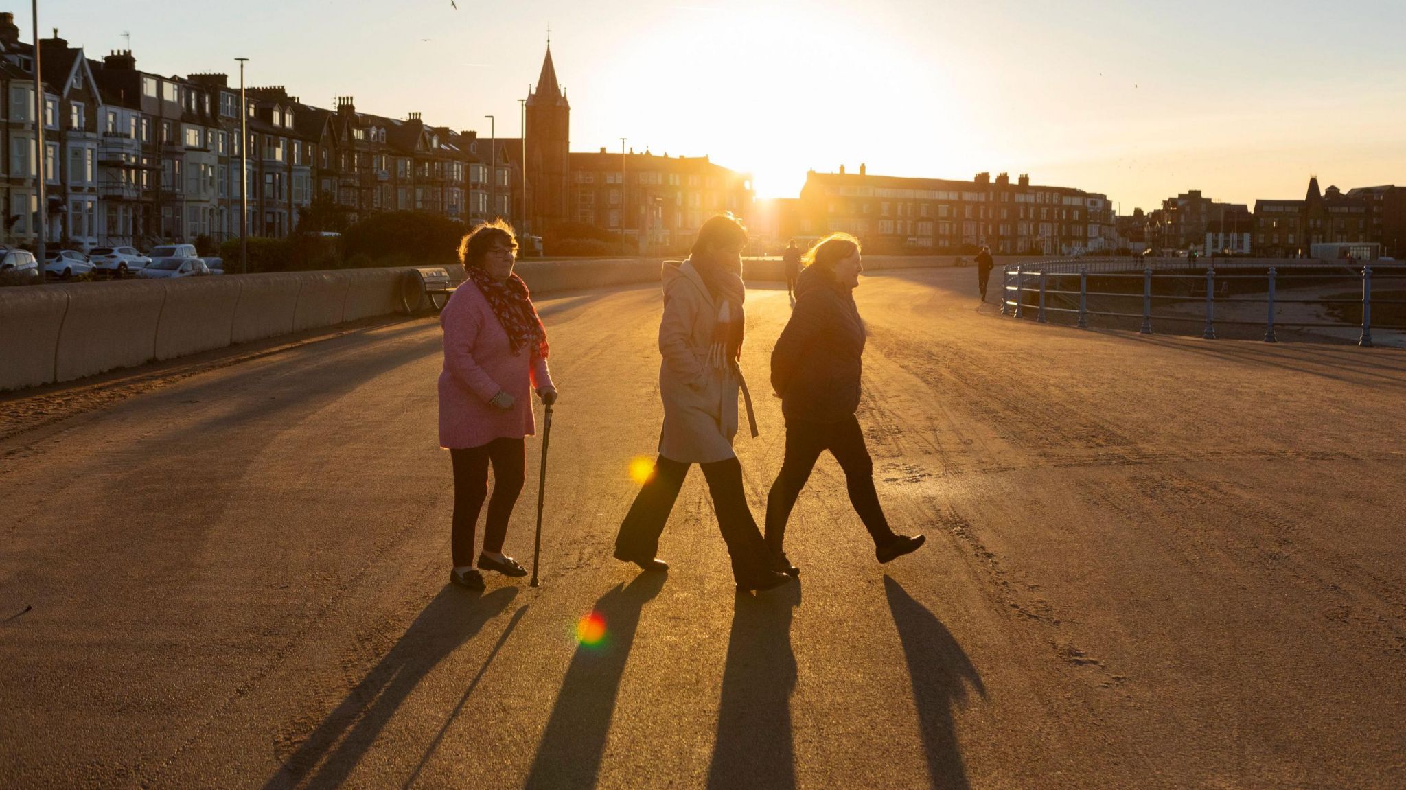 No-nonsense Morecambe landladies who made the seaside special - BBC News