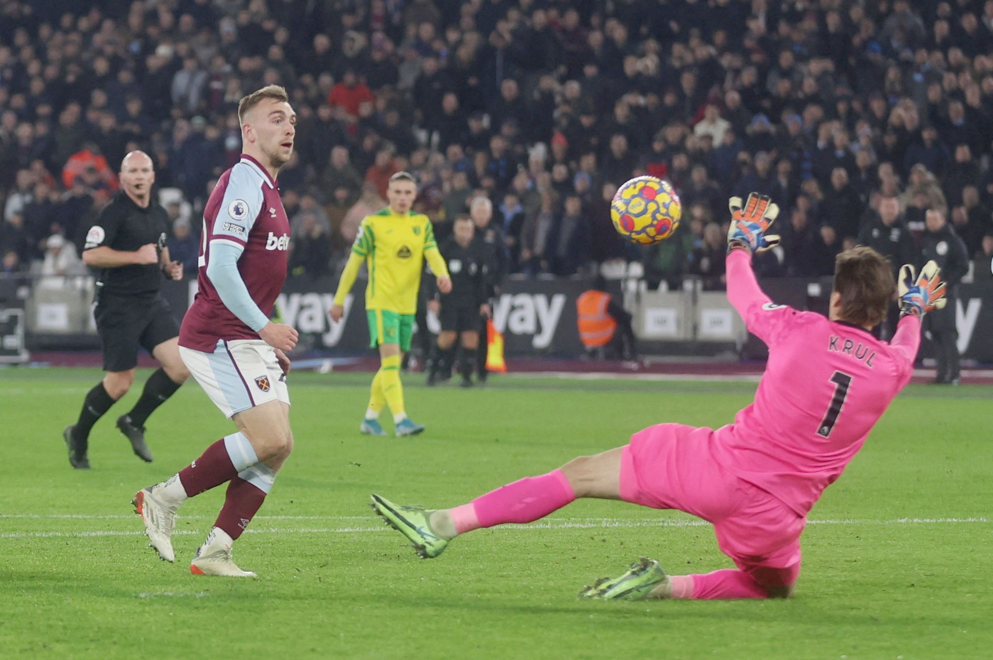 West Ham: Why not give Bowen his England chance? - BBC Sport