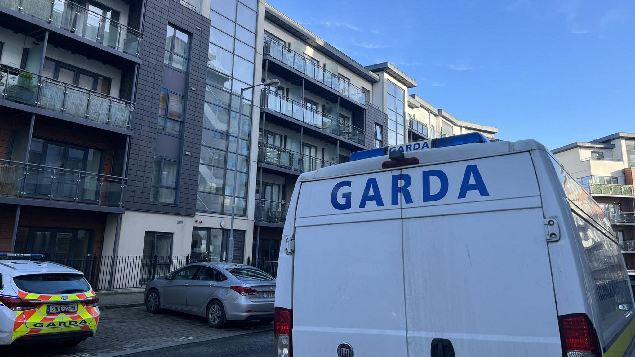 Dublin: Man arrested after woman's body found at apartment - BBC News