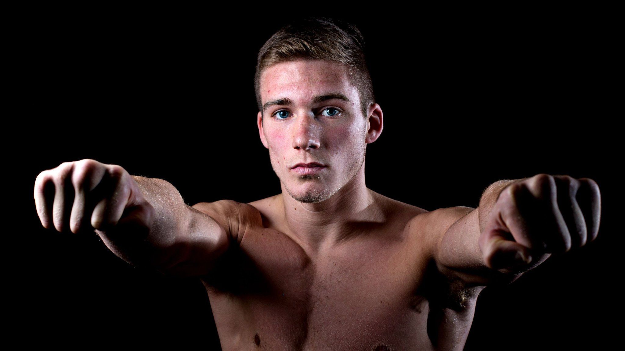 Nick Blackwell: Ex-boxer still unable to walk after sparring injury ...