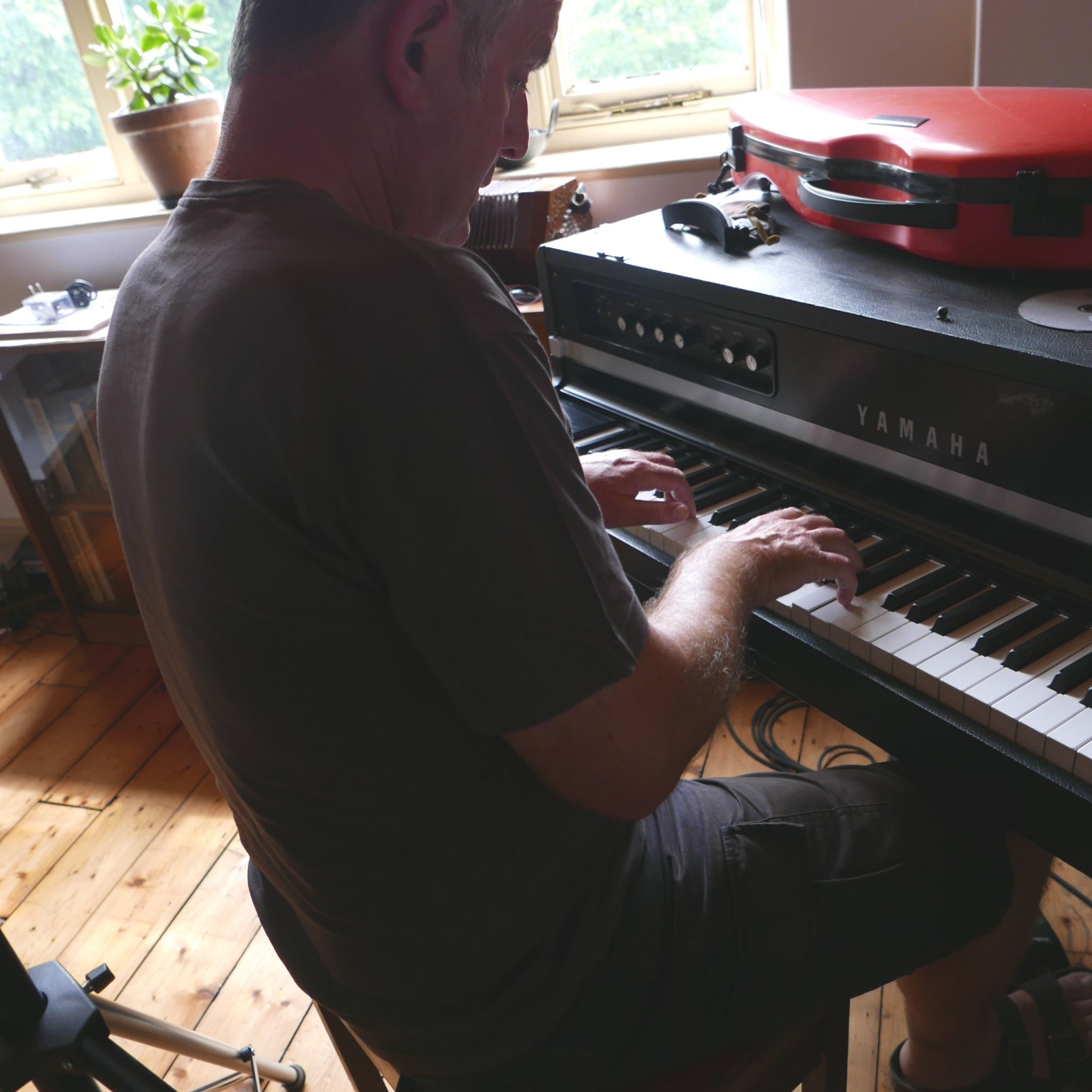 Oriel atgofion: Huw Chiswell - BBC Cymru Fyw