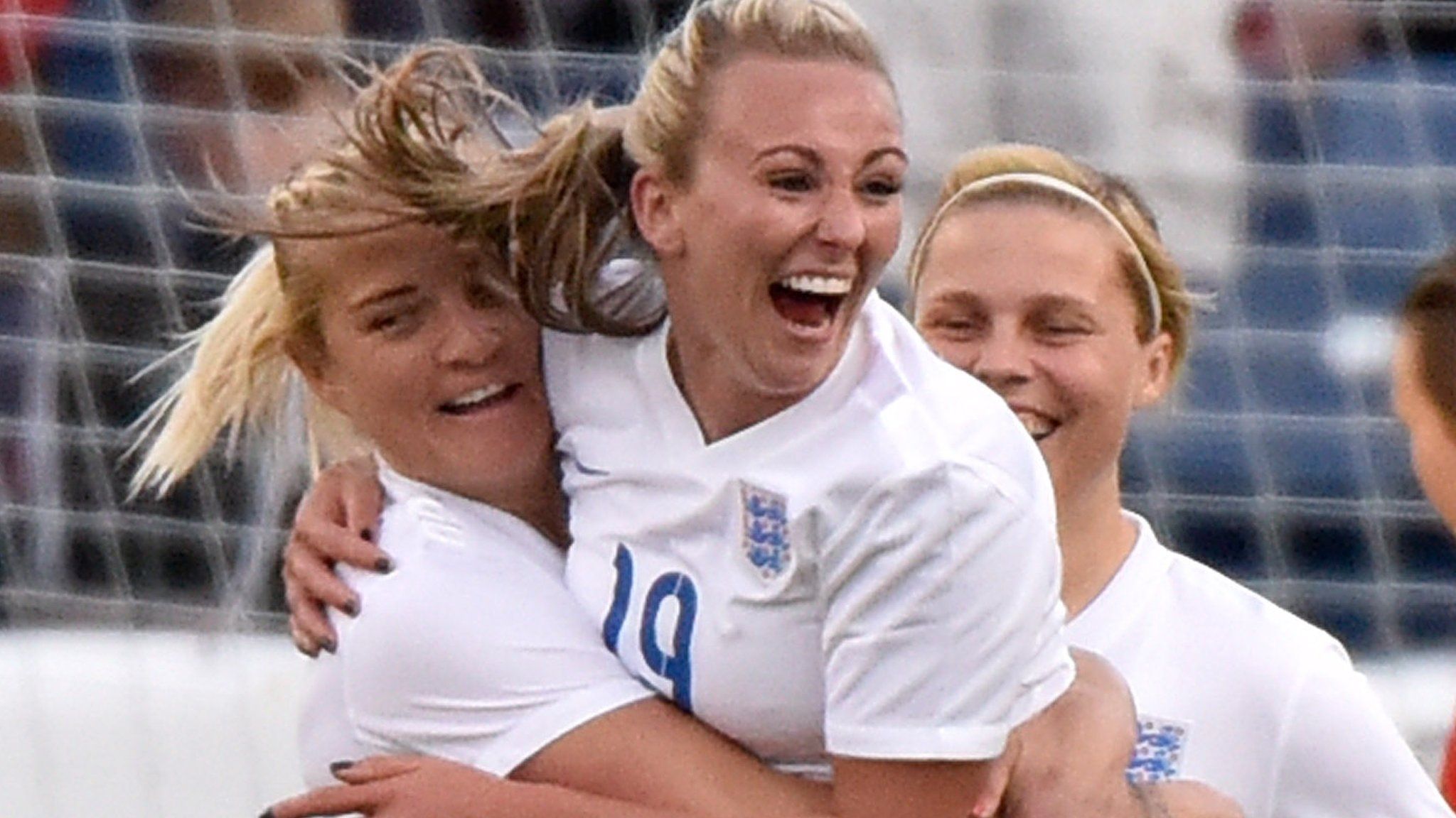 England midfielders Jo Potter and Jade Moore extend Notts County Ladies ...