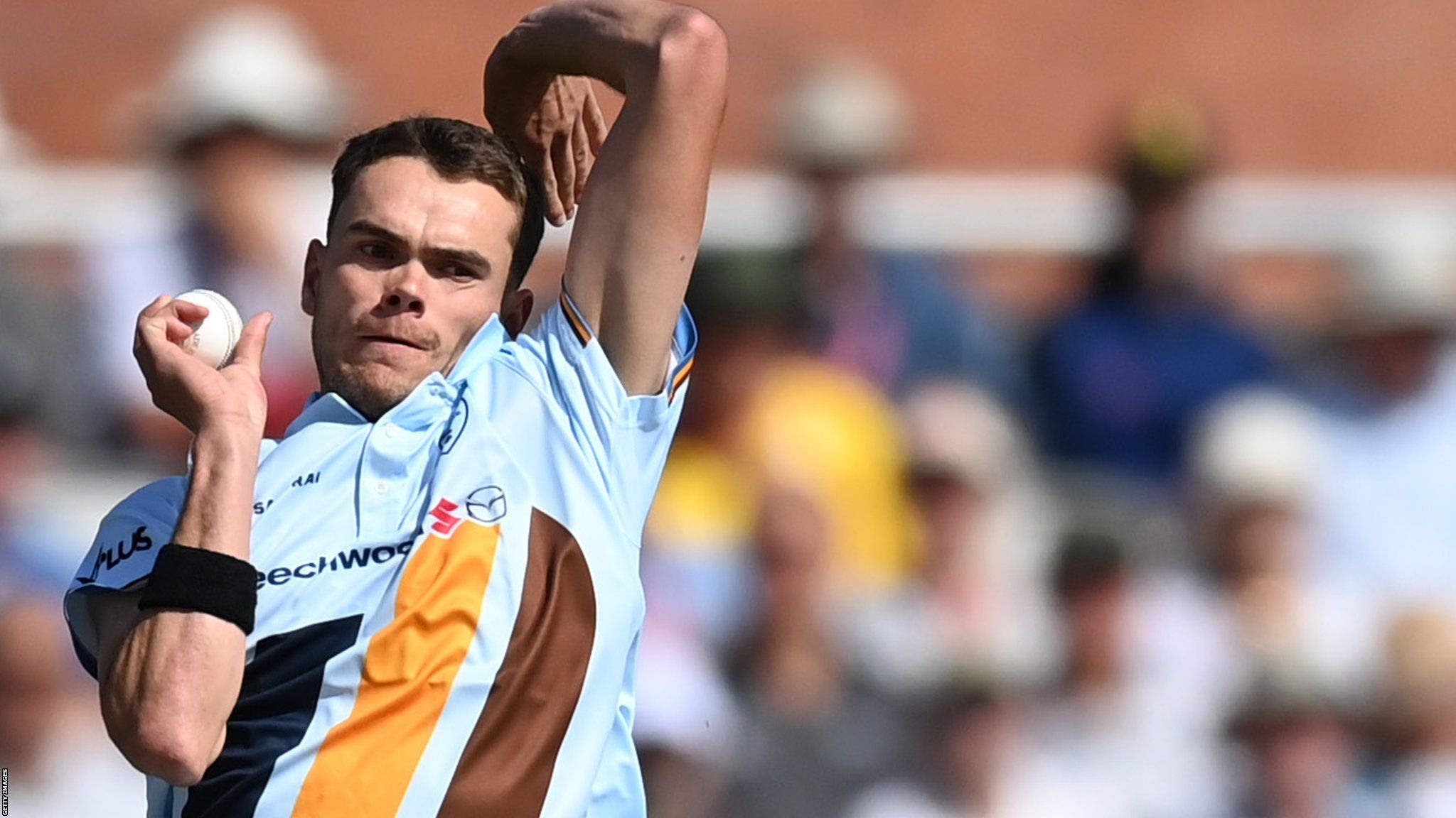 Sam Conners: Derbyshire fast bowler signs new two-year deal - BBC Sport