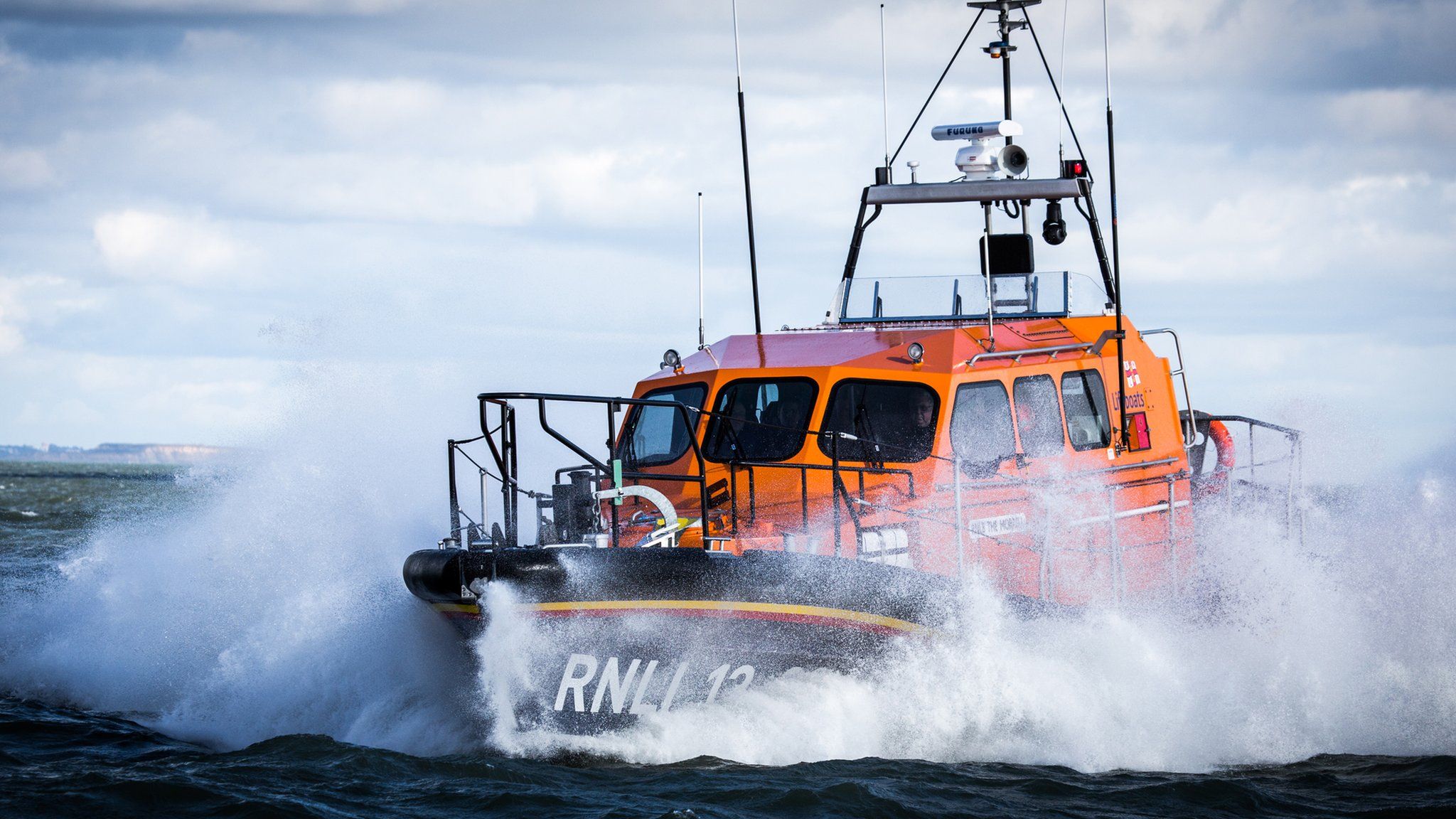 Workington welcomes RNLI 'legacy' lifeboat - BBC News