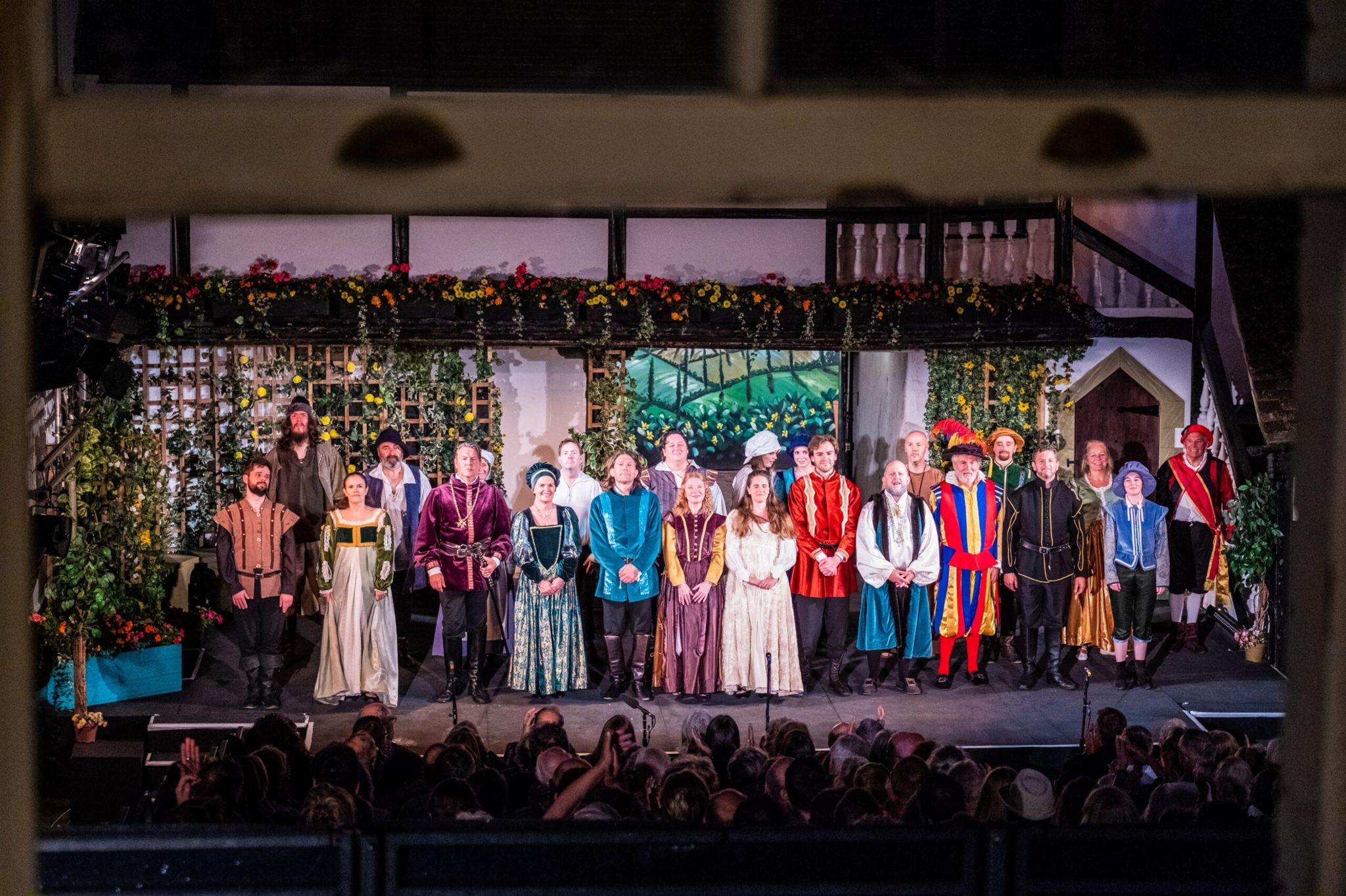 Ousted Huntingdon Shakespeare troupe hopes all will end well - BBC News