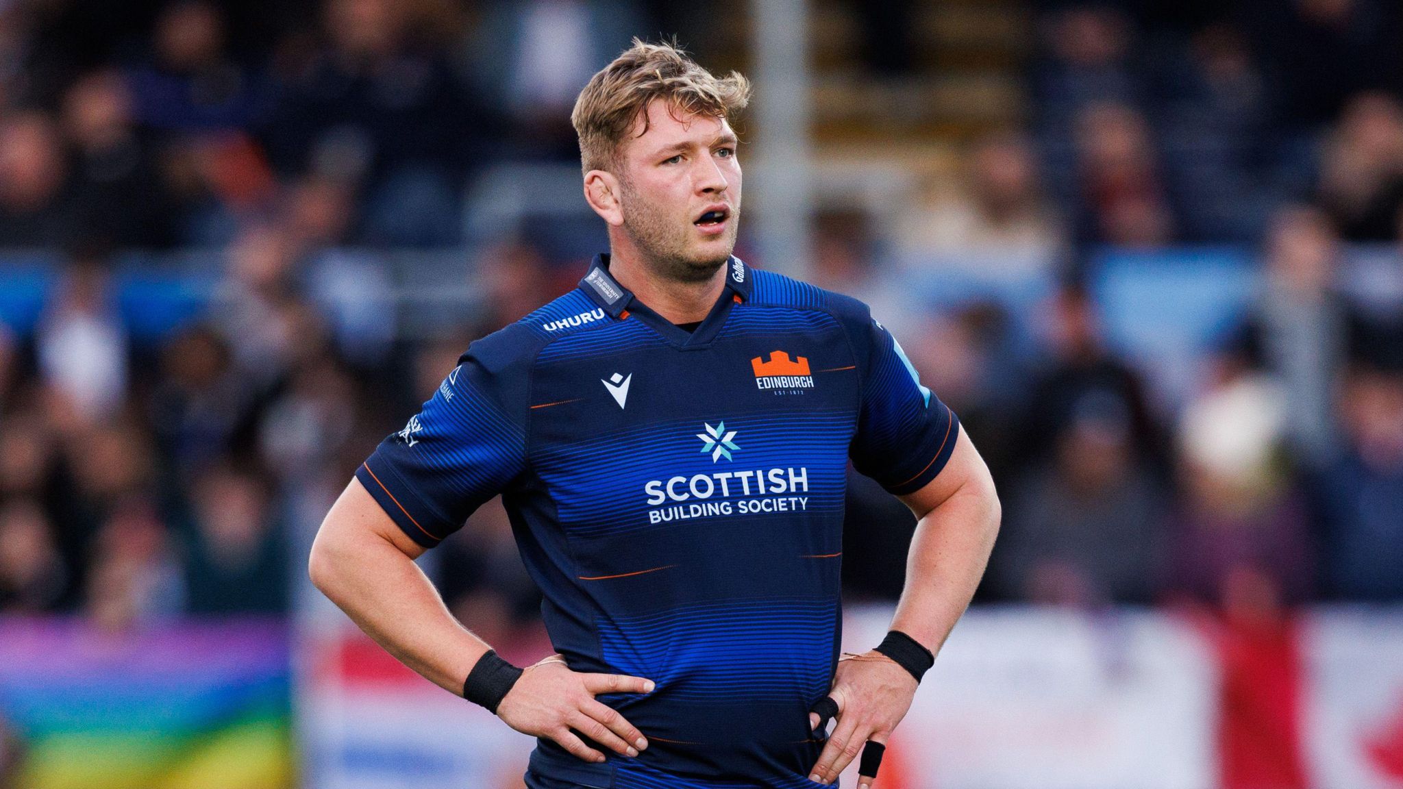 Hodgson signs new Edinburgh deal - BBC Sport