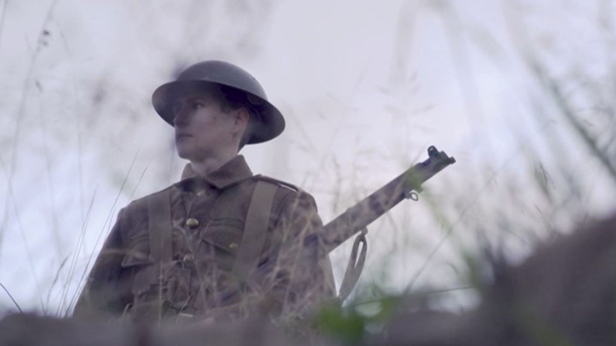 Prince Edward in Telford Remembrance visit - BBC News