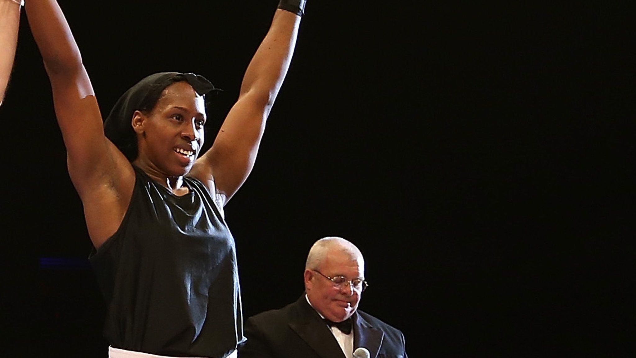 Natasha Gale: English boxer becomes European champion - BBC Sport