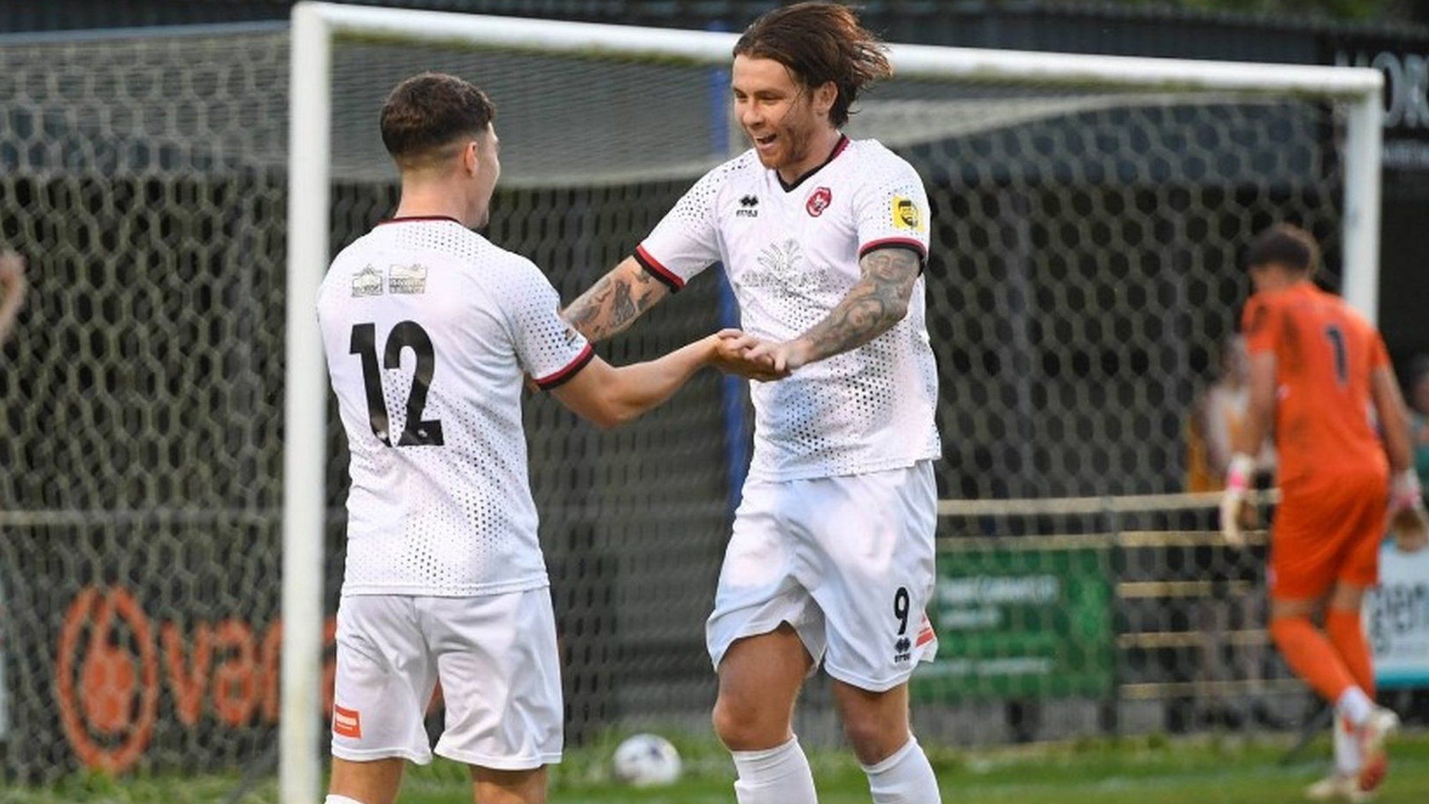 Hugh Bokenham: Cornish Pirates sign former Waratahs forward - BBC Sport