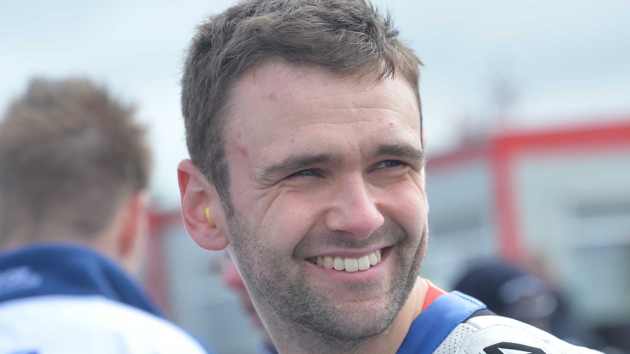 Tributes paid to 'sporting legend' William Dunlop - BBC News