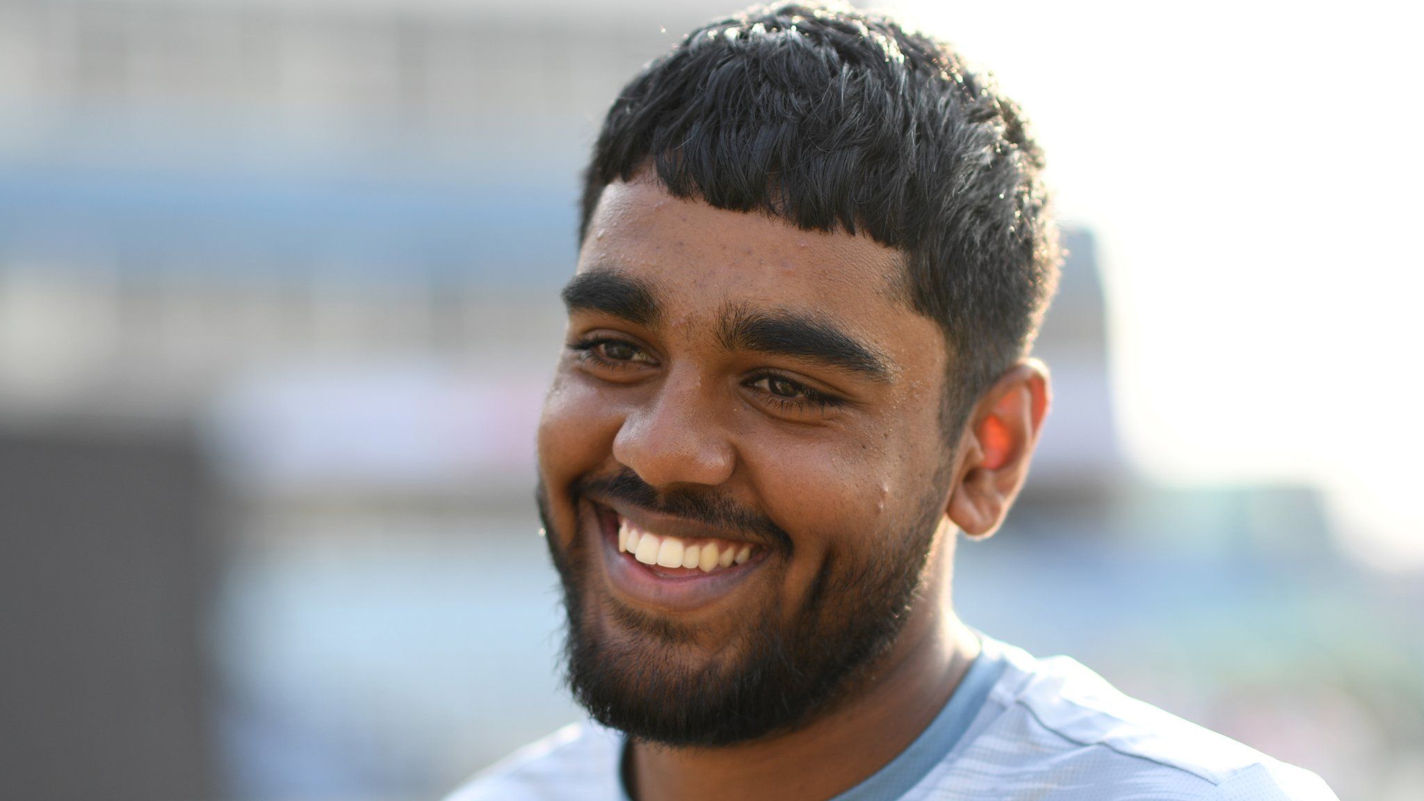 Rehan Ahmed: England all-rounder to stay with Leicestershire until 2027 - BBC Sport