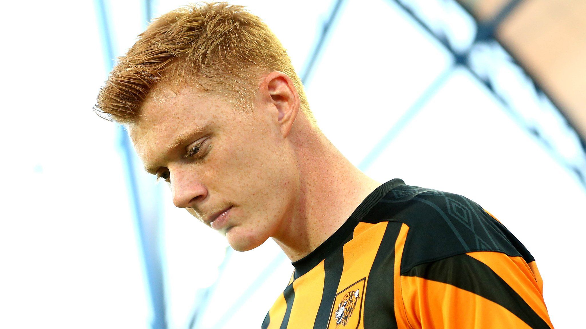 Stephen Kingsley: Hull City sign Swansea City defender on three-year ...