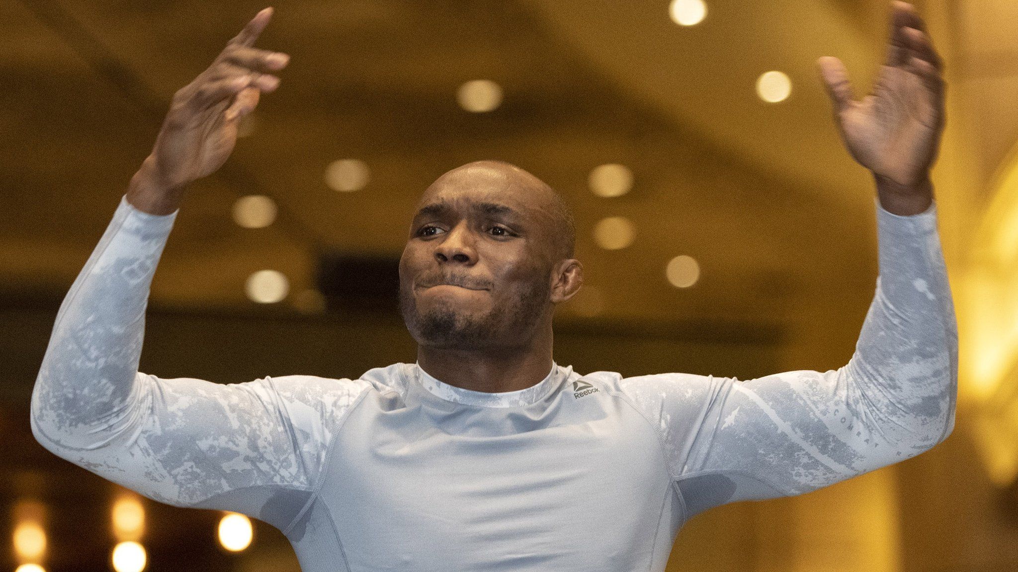 UFC 235: Kamaru Usman becomes first African champion - BBC News