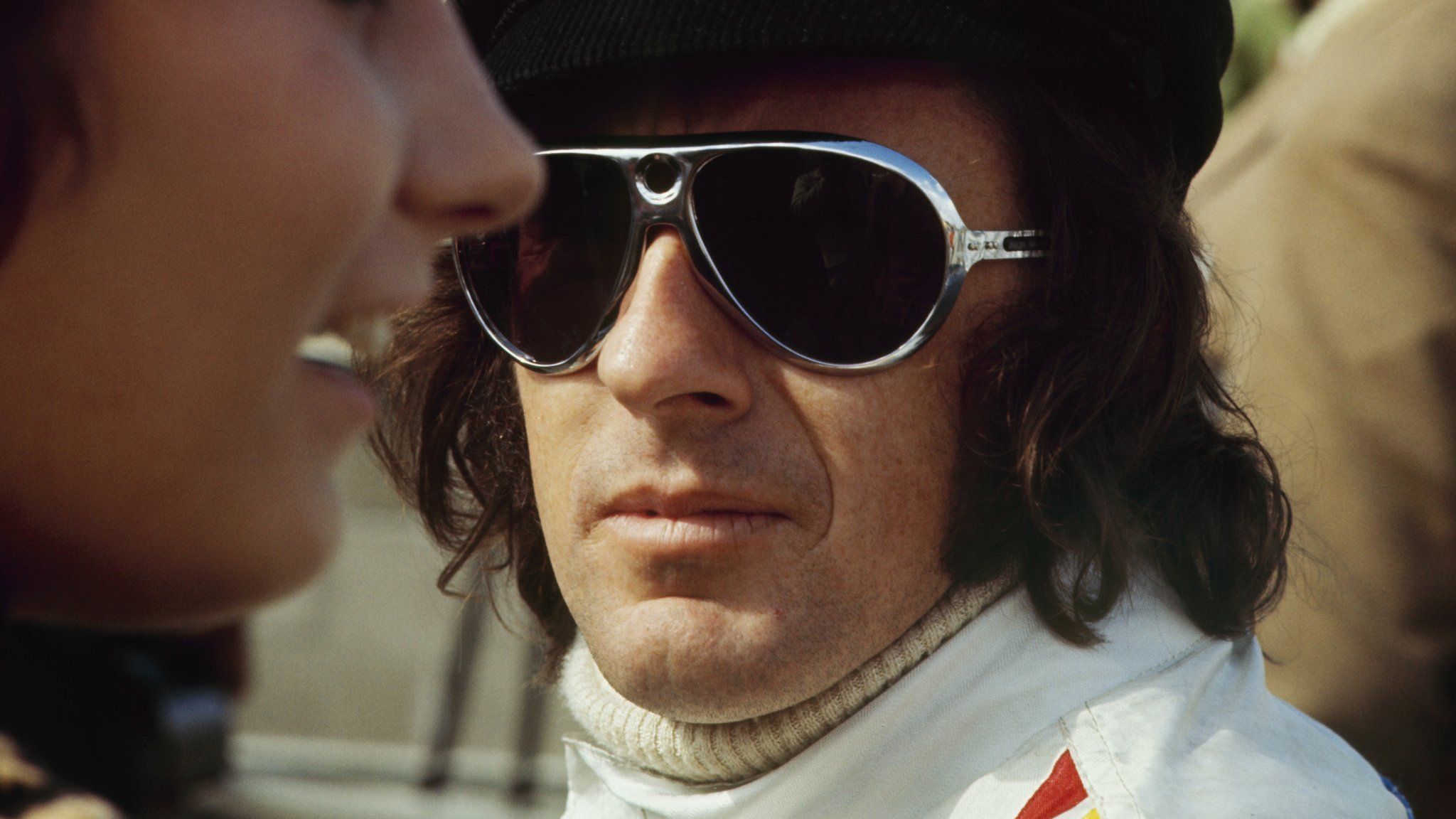 Lewis Hamilton top in Russian GP practice as Ferrari struggle - BBC Sport