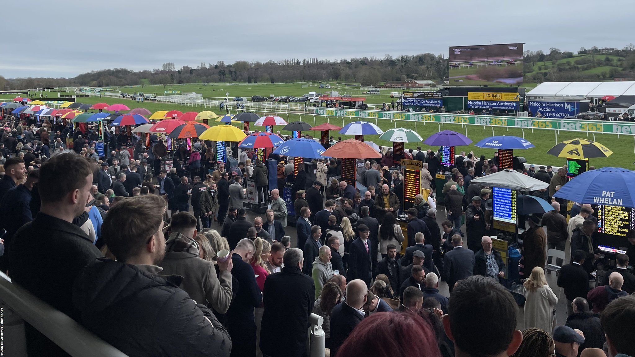 Uttoxeter Racecourse: Big crowd increase at Midlands Grand National ...