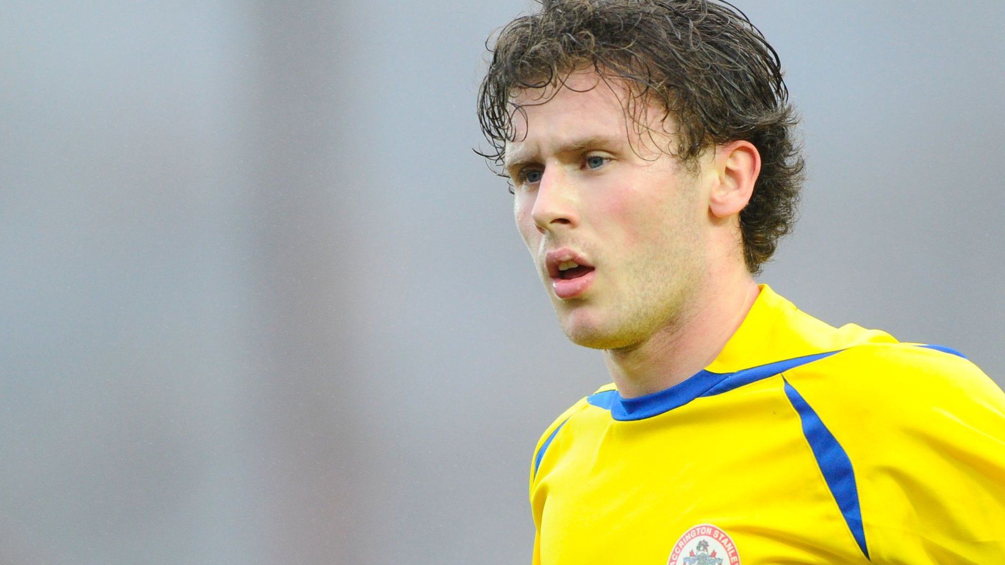 Paddy Lacey: Accrington Stanley sign former Barrow midfielder - BBC Sport