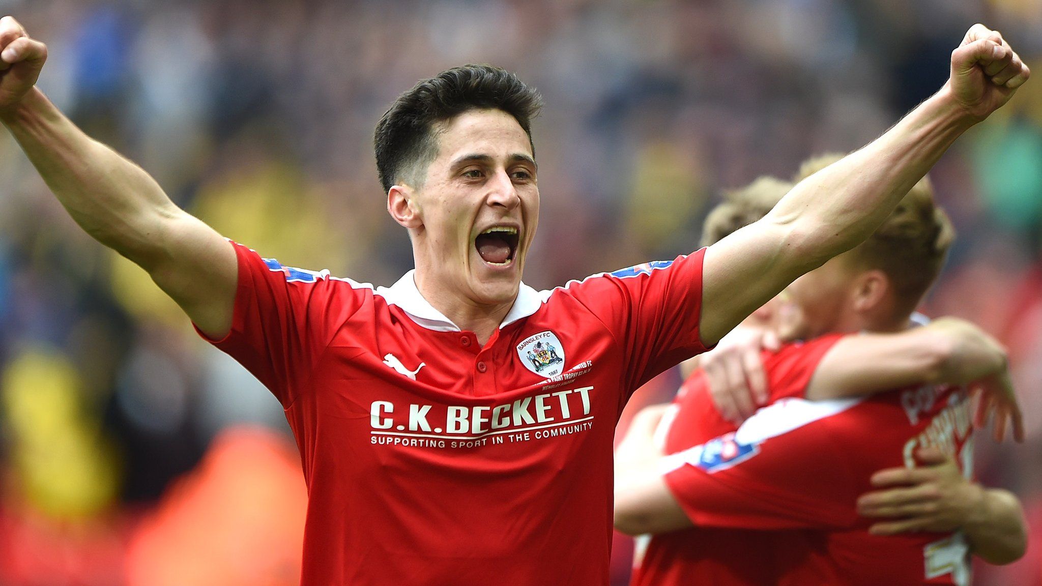 George Williams: Fulham forward rejoins MK Dons on loan - BBC Sport