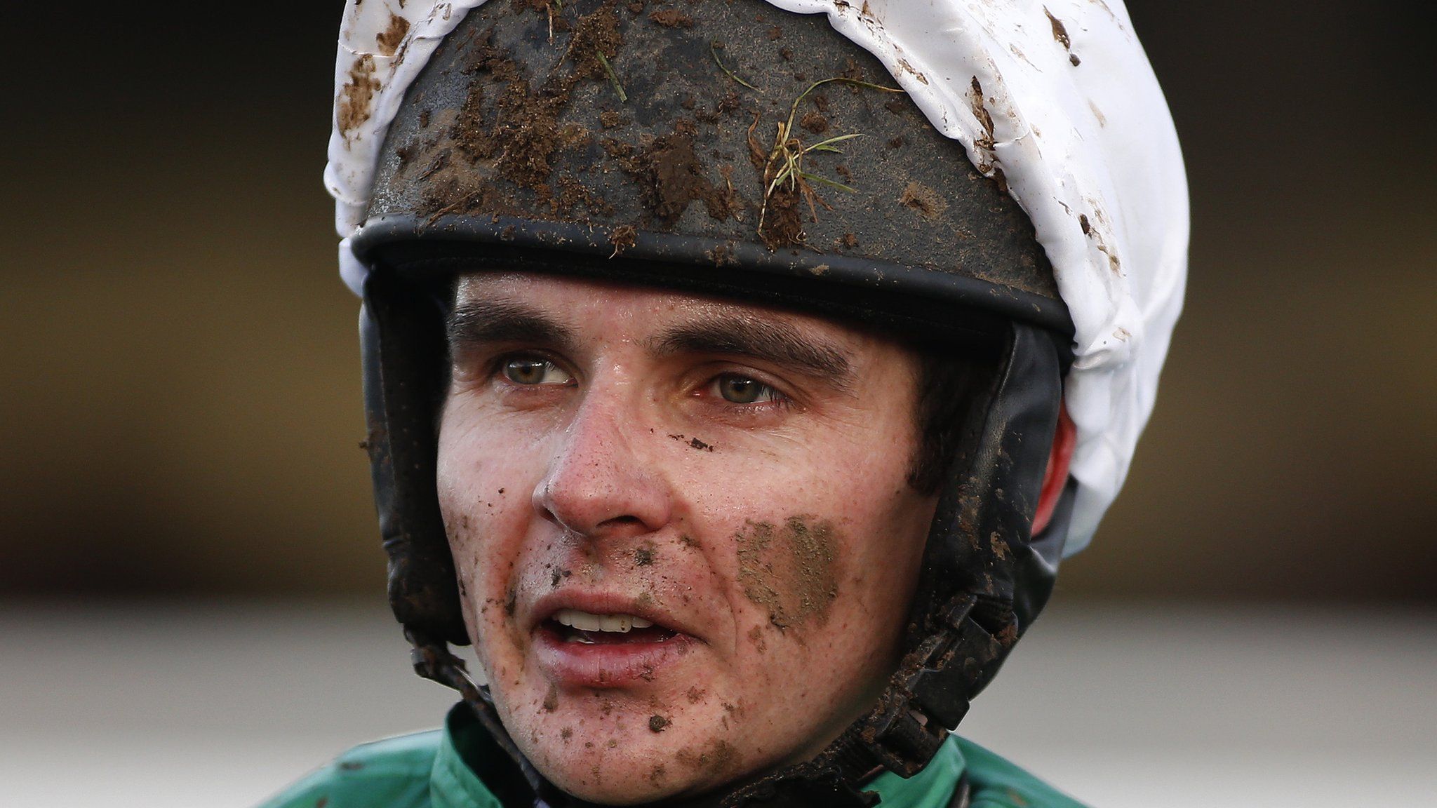 Liam Treadwell: Mon Mome Grand National-winning jockey retires - BBC Sport