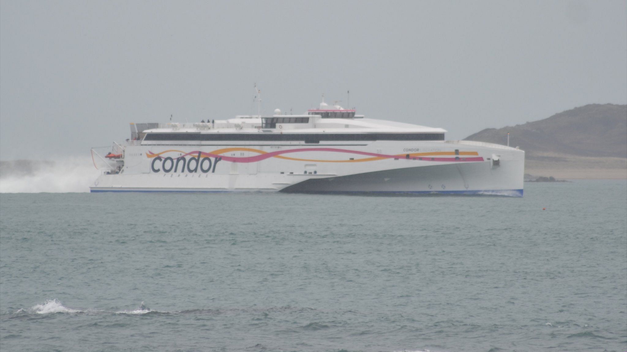 Condor Ferries Poole-Channel Islands sailings cancelled - BBC News