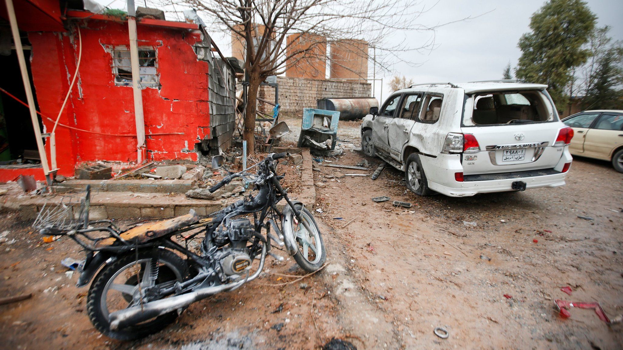 Iraq bomb attack targets Iranian Kurdish opposition party - BBC News