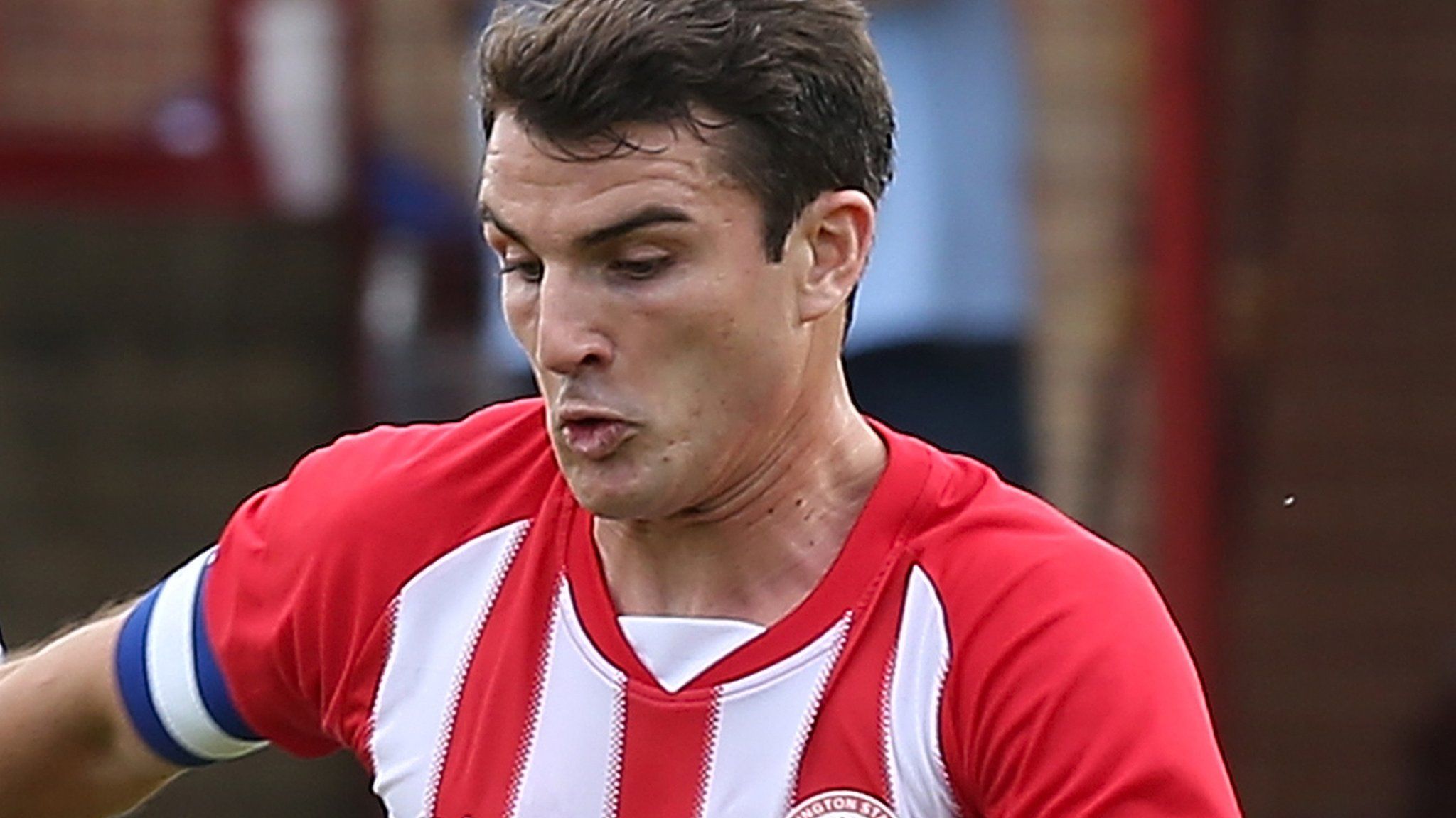 Paddy Lacey: Accrington Stanley sign former Barrow midfielder - BBC Sport
